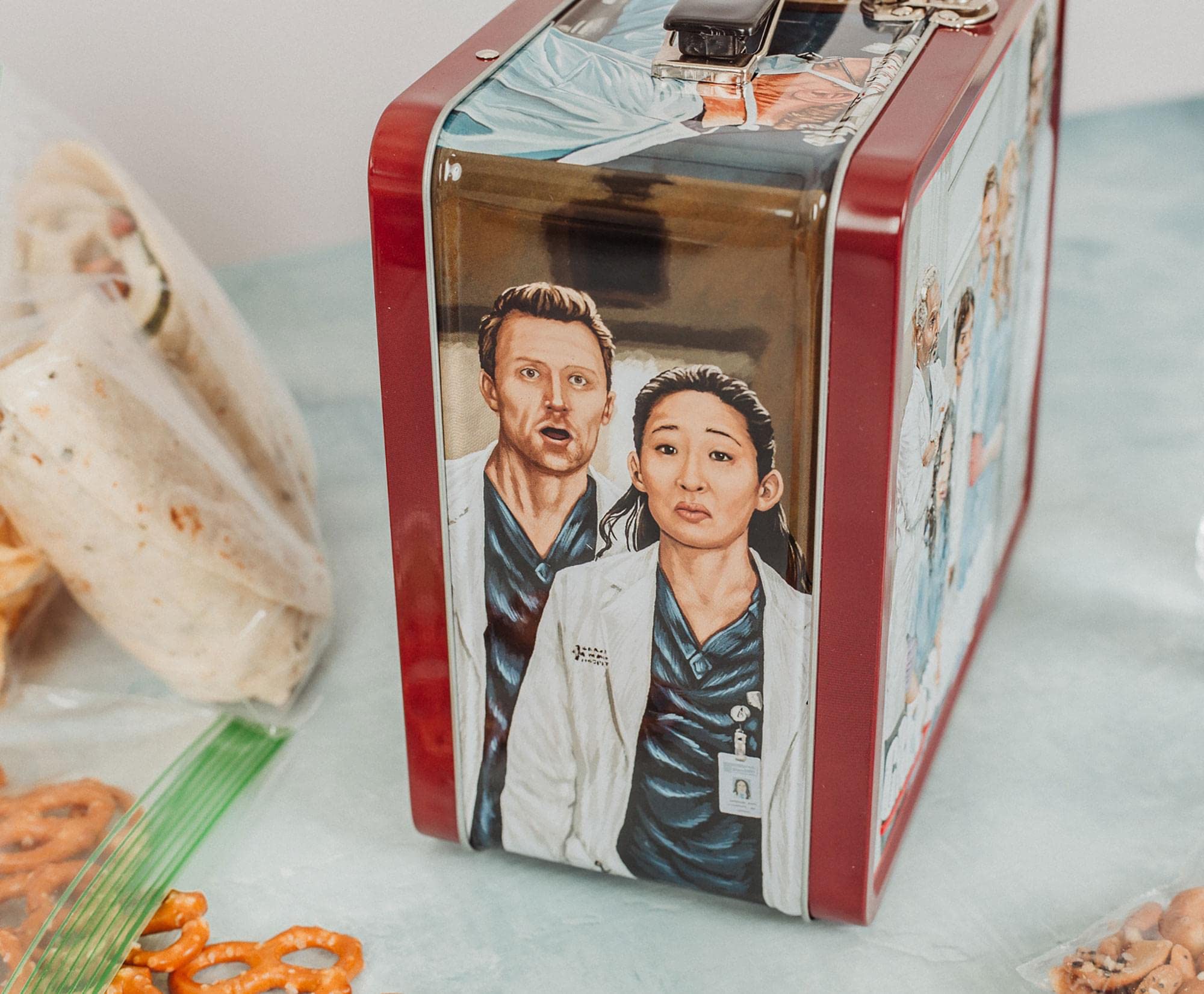 Retro Style Metal Tin Lunch Box Tote | Reusable Bag, Storage Organizer Container, Bento Box Accessories | Official TV Show Collectible | 8 x 7 x 4 Inches