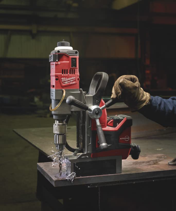 Milwaukeey M18 FUEL 1-1/2'' Magnetic Drill High Demand Kit