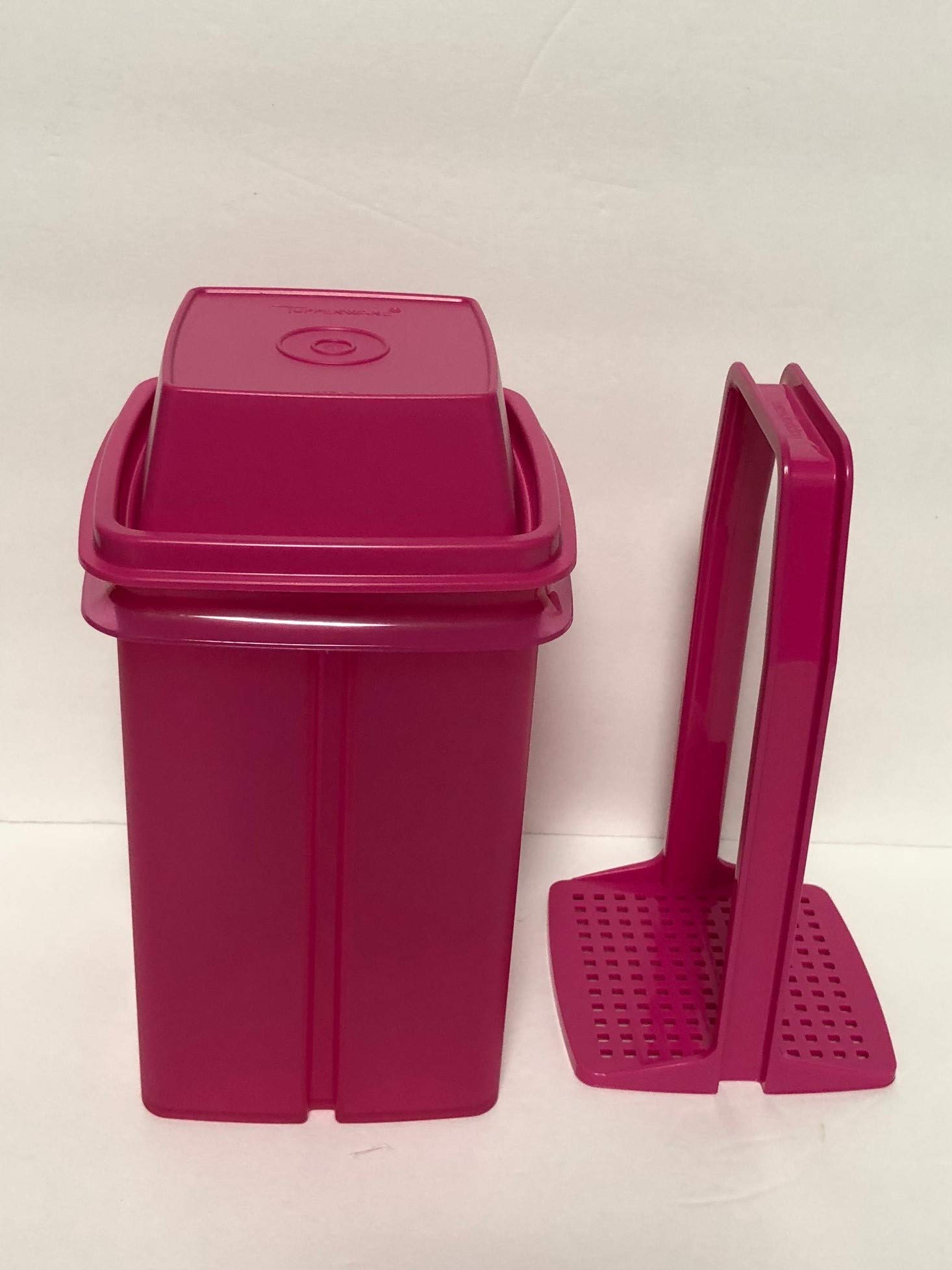 Tupperware Pick a Deli Pickles Olives Keeper Small NEW Pink 4 Cup