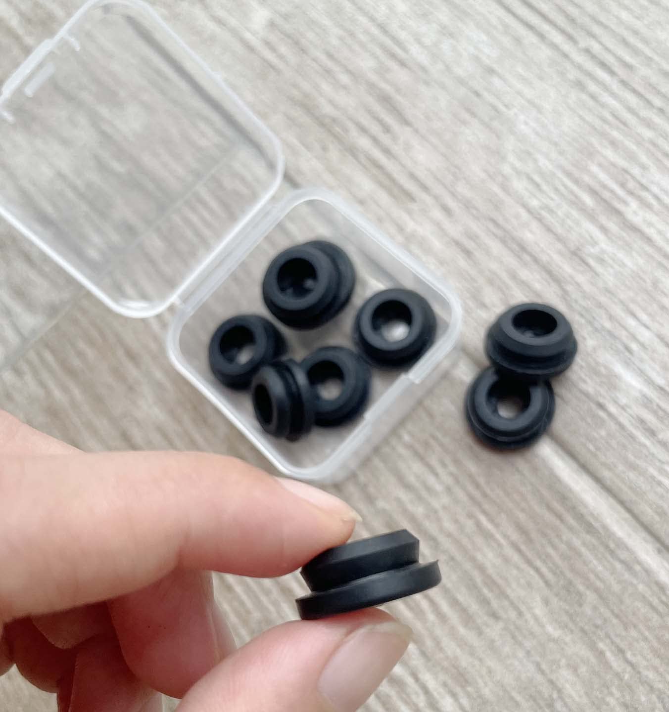 RV Stove Grommets Kit for Magic Chef Stove Grates, RV Stove Rubber Grommets Protect Your Suburban Stove Top From Scratches (8 Pack)
