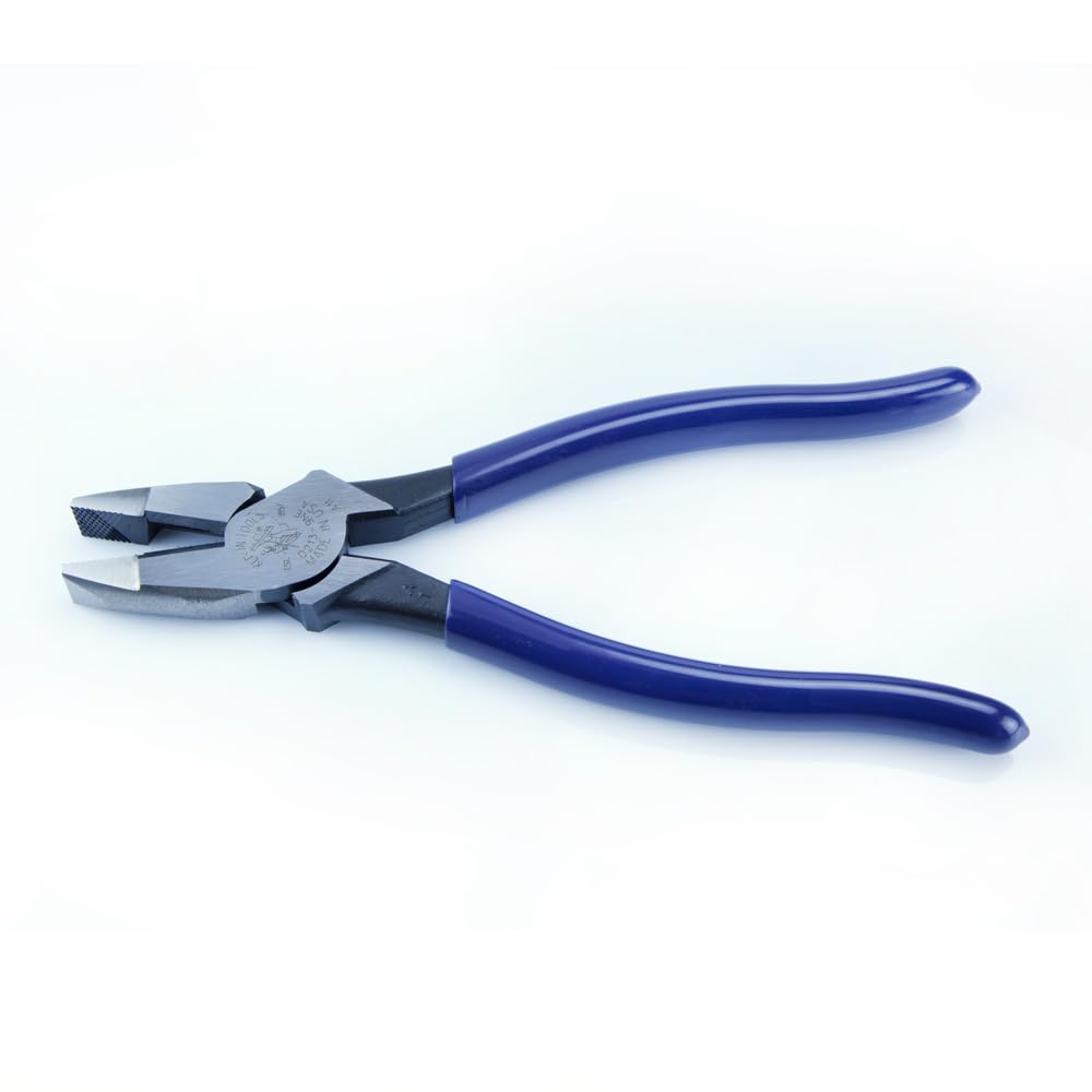 Klein Tools 80020 Tool Set with Lineman's Pliers, Diagonal Cutters, and Long Nose Pliers, with Induction Hardened Knives, 3-Piece