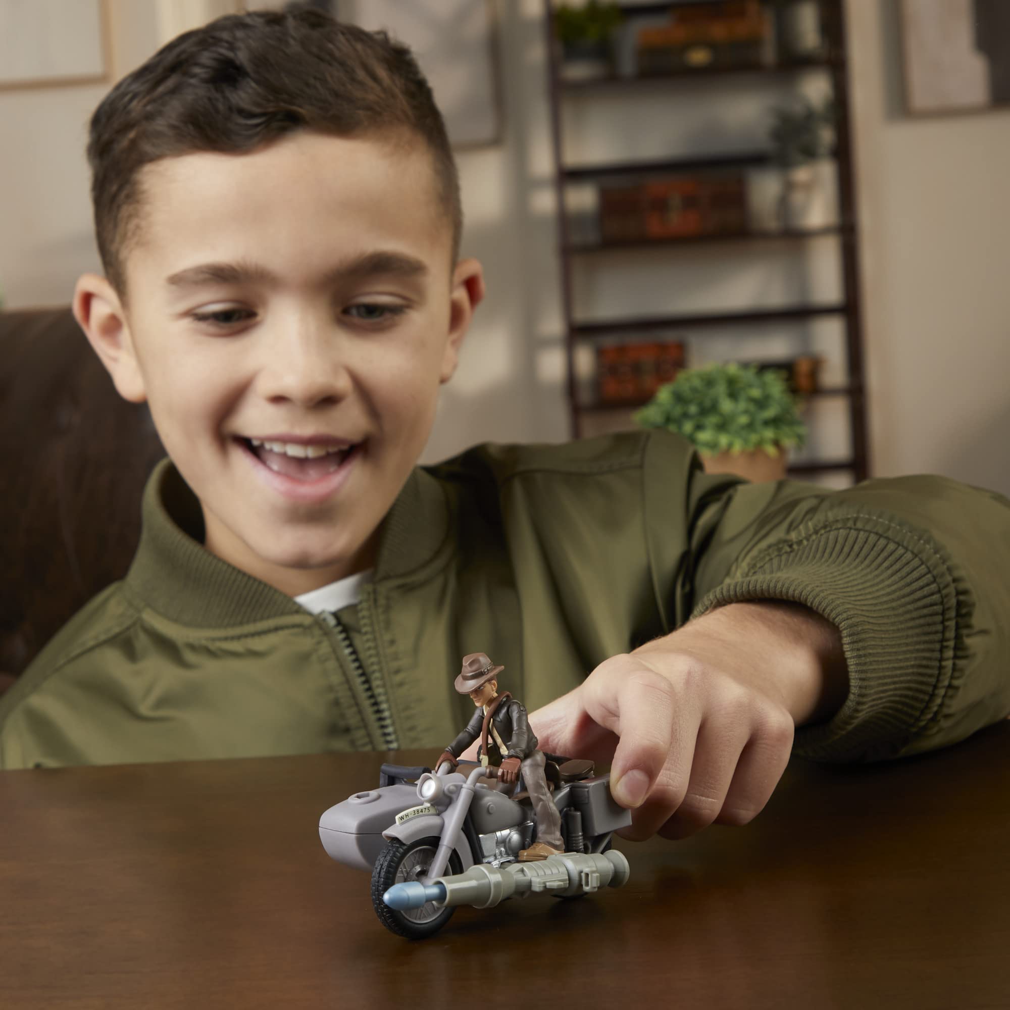 Indiana Jones Worlds of Adventure with Motorcycle and Sidecar Action Figure Set, 2.5-inch, Action Figures, Ages 4 and Up