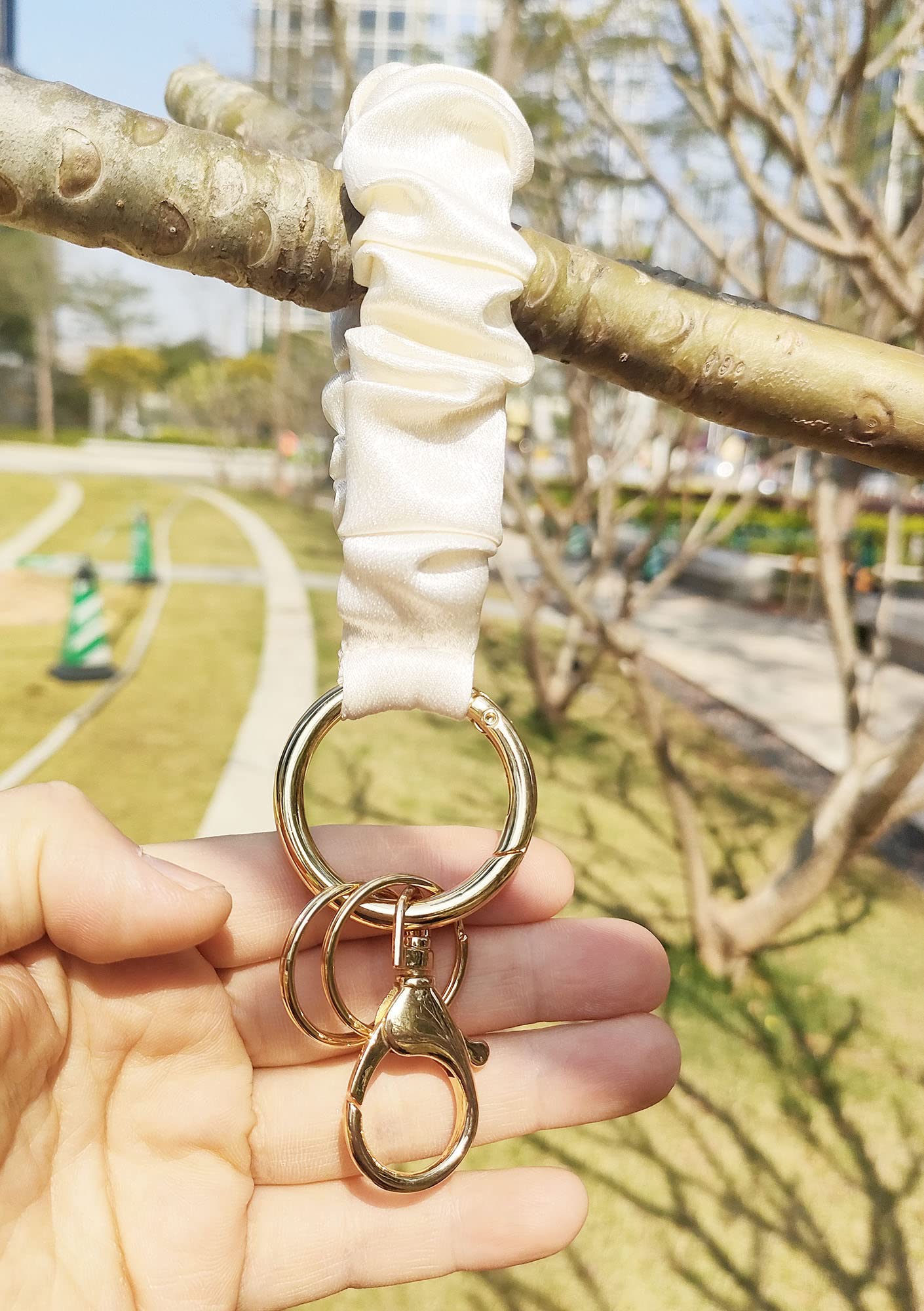 Junyuerly Wrist Strap Key Chain Elastic Scrunchie Bracelet Multifunctional Key Ring for Women (Style A -white)