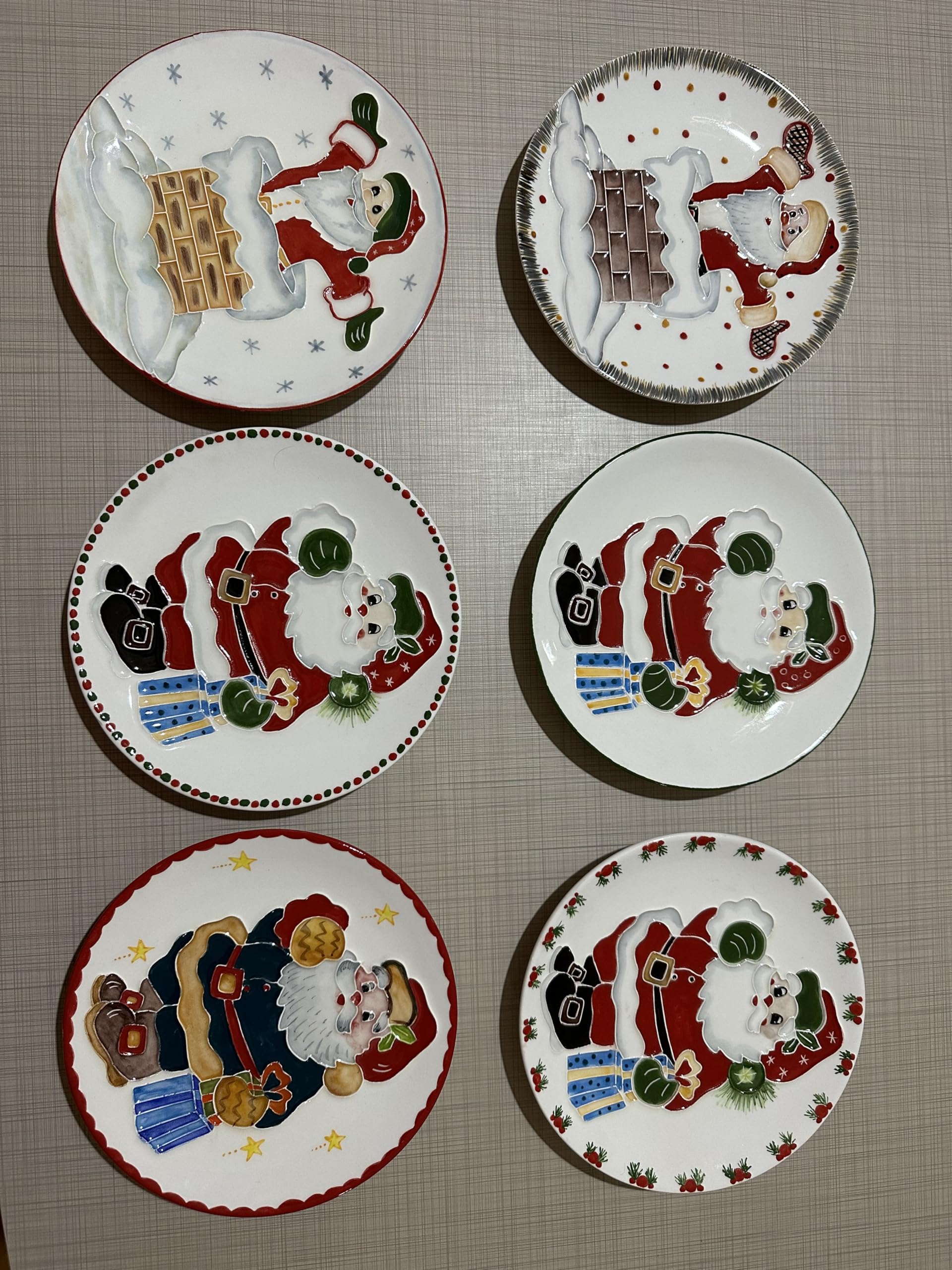 Anka Handcrafts - Christmas Home Decors – Santa in Chimney - Handmade & Handpainted Ceramic Plates with Unique Embossed Surface – w Navy Int. Velvet Case – Christmas for Homes 778