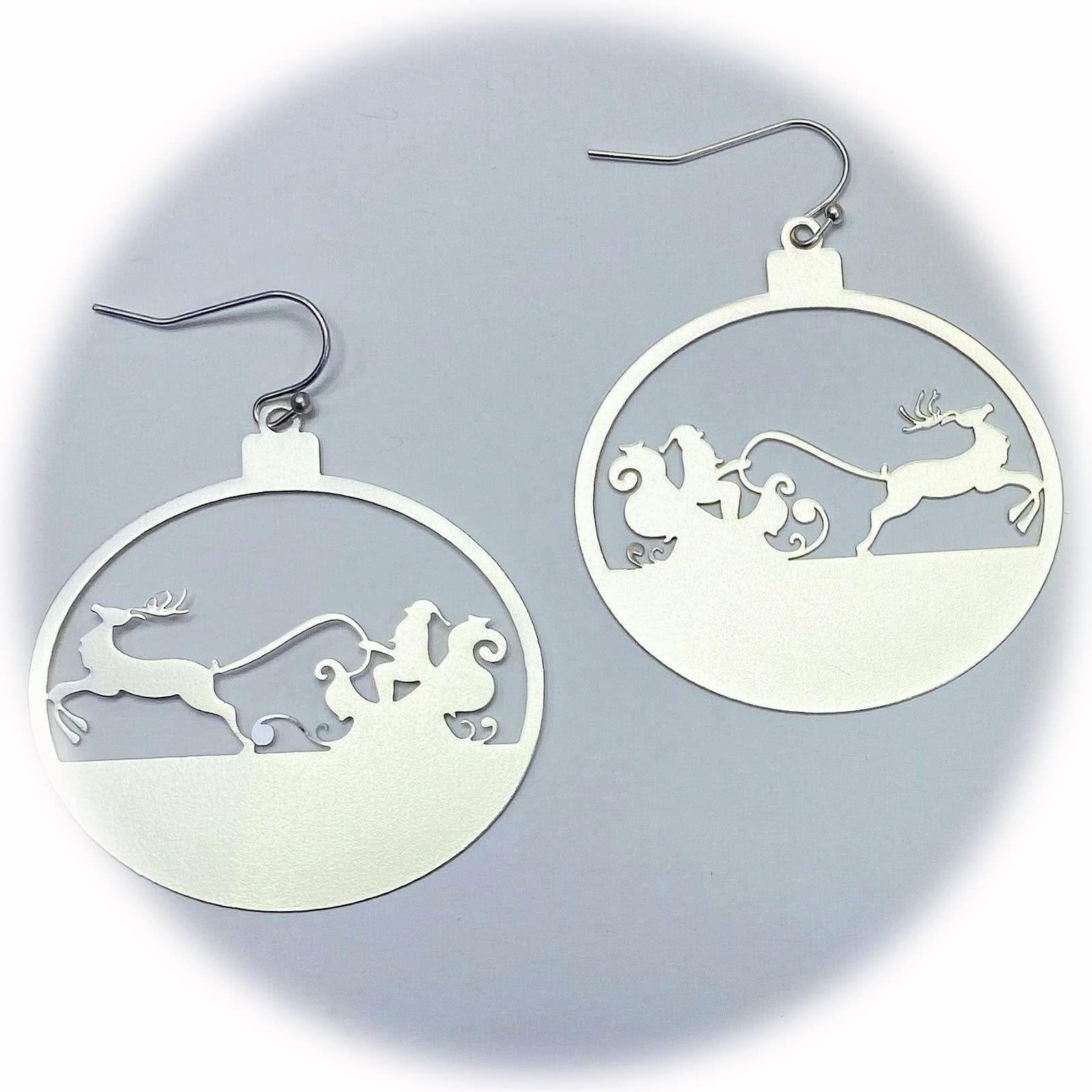 CharmingStuffStore Matte Silver Plated Tone Winter Christmas Santa Claus Sleigh Circle Dangle Earrings AL1191EAR
