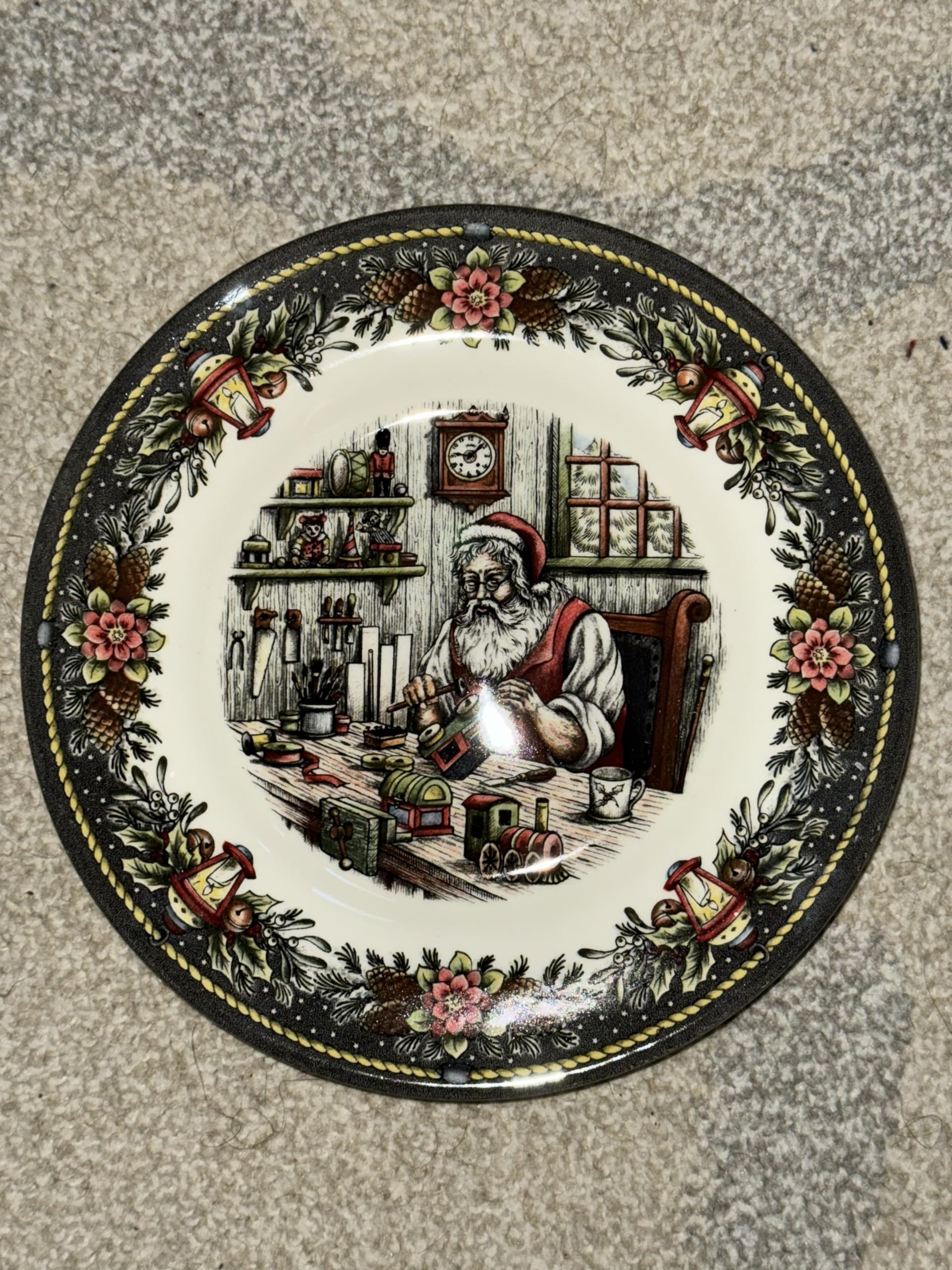 Royal Stafford Christmas plates Santa's Workshop set of 4 (8.5 inch)