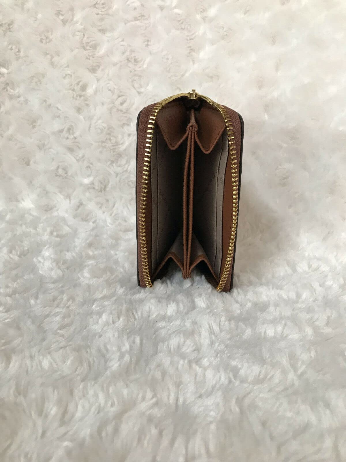 Michael Kors unisex Jet Set Travel Medium Zip Around Card Case (Vanilla/Luggage)