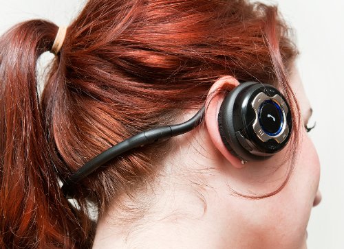 Kinivo BTH220 Bluetooth Stereo Headphone β Supports Wireless Music Streaming and Hands-Free Calling