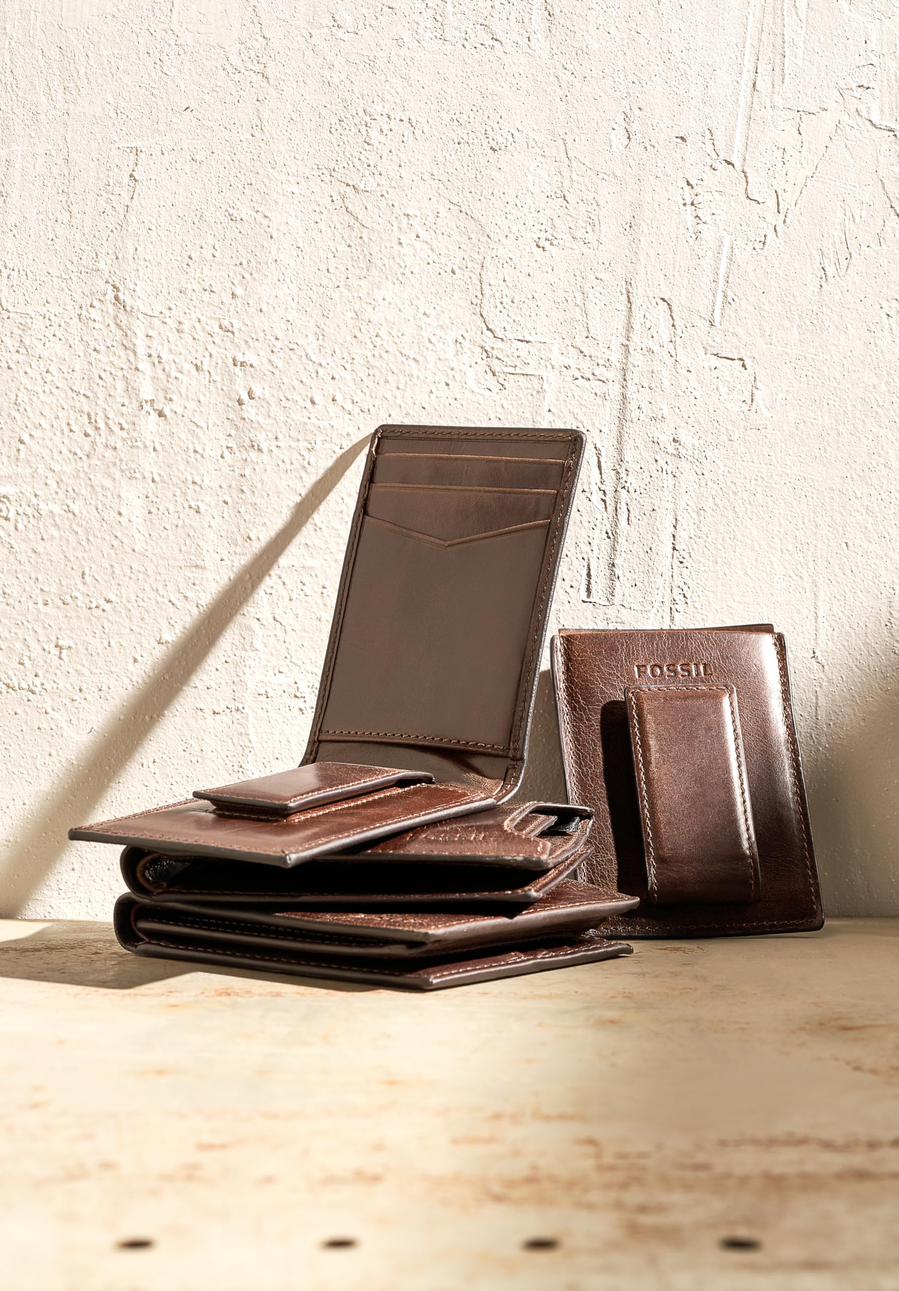 Fossil Men's Derrick Leather RFID-Blocking Magnetic Card Case with Money Clip Wallet, Dark Brown, (Model: ML3812201)