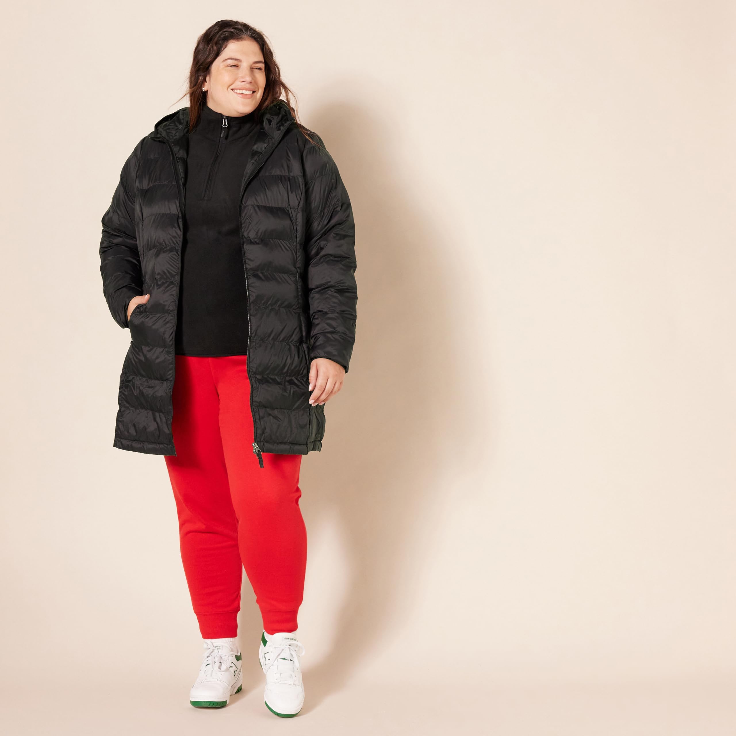 Amazon Essentials Women's Lightweight Full-Zip Water-Resistant Hooded Puffer Coat (Available in Plus Size), Black, Large