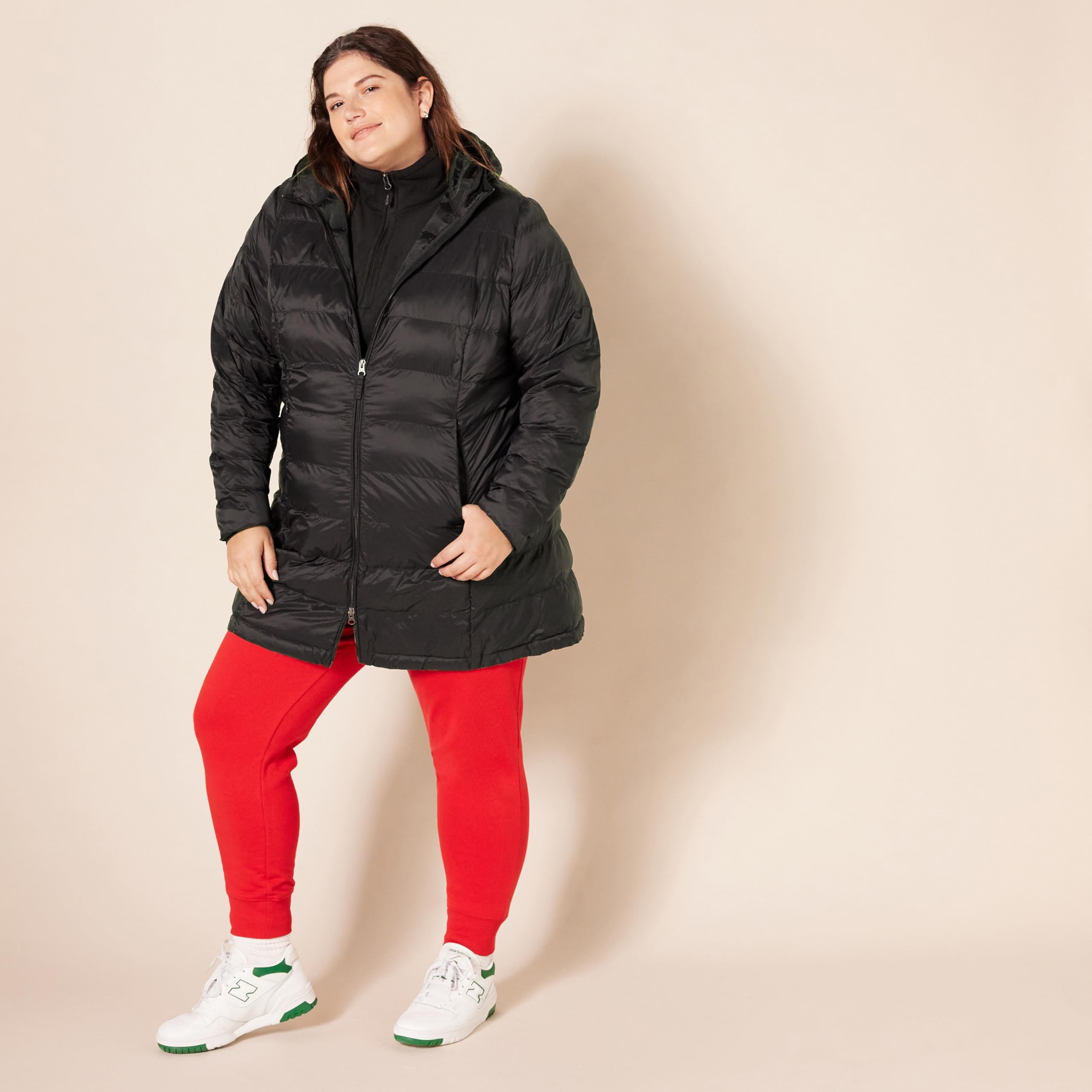 Amazon Essentials Women's Lightweight Full-Zip Water-Resistant Hooded Puffer Coat (Available in Plus Size), Black, Large