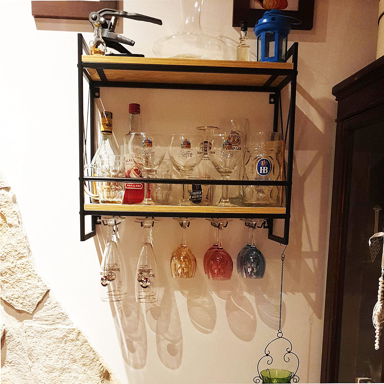 MYOYAY Industrial Wine Racks Wall Mounted 23.6in Industrial Pipe Shelf with 5 Stem Glass Holder 2 Tier Rustic Metal Hanging Wine Holder Wood Shelves Wall Shelf