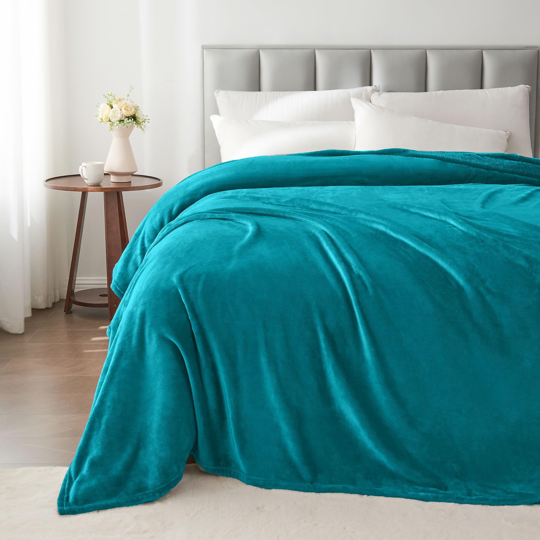 BEDELITE Fleece Blanket King Size Blankets for Bed, Luxury Plush Cozy Fuzzy Blanket 108x90 inches, Super Soft Warm Lightweight Throw Blanket All Seasons Suitable, Bluebird
