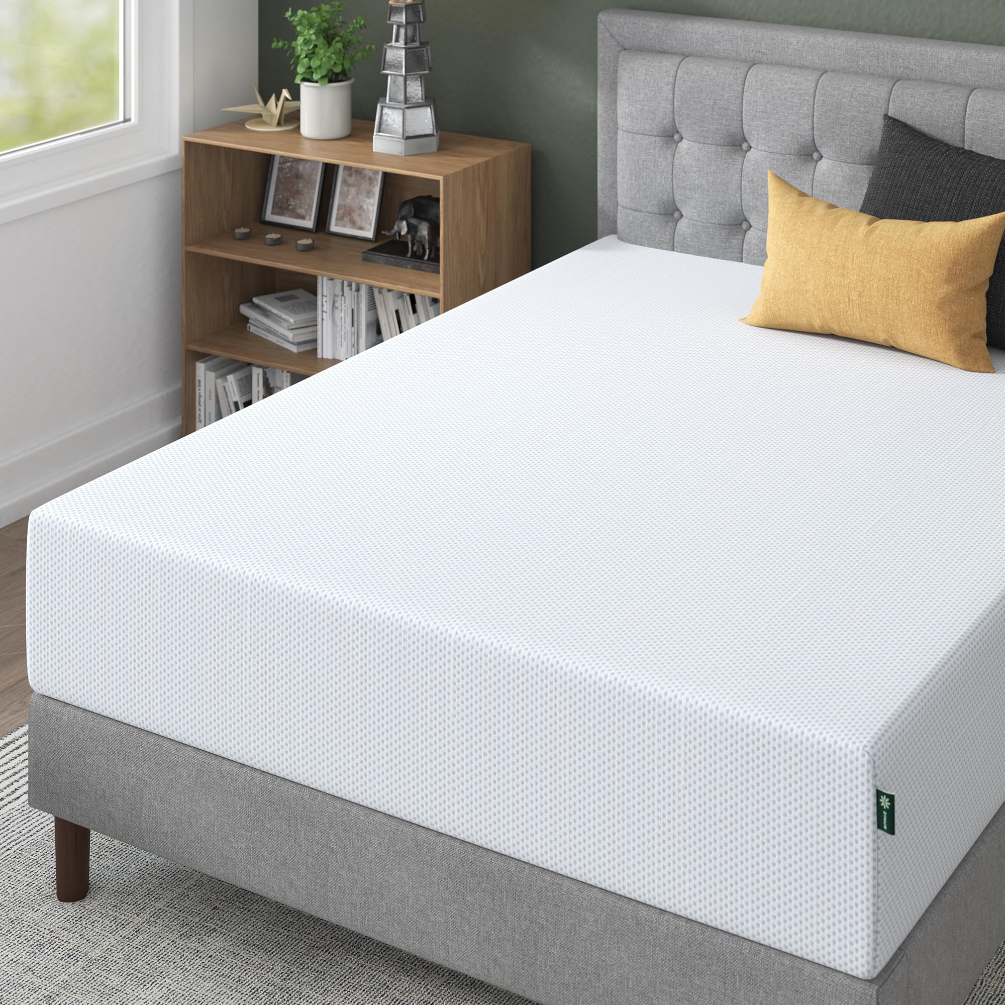 ZINUS 12 Inch Green Tea Cooling Gel Memory Foam Mattress / Cooling Gel Foam / Pressure Relieving / CertiPUR-US Certified / Bed-in-a-Box, Queen