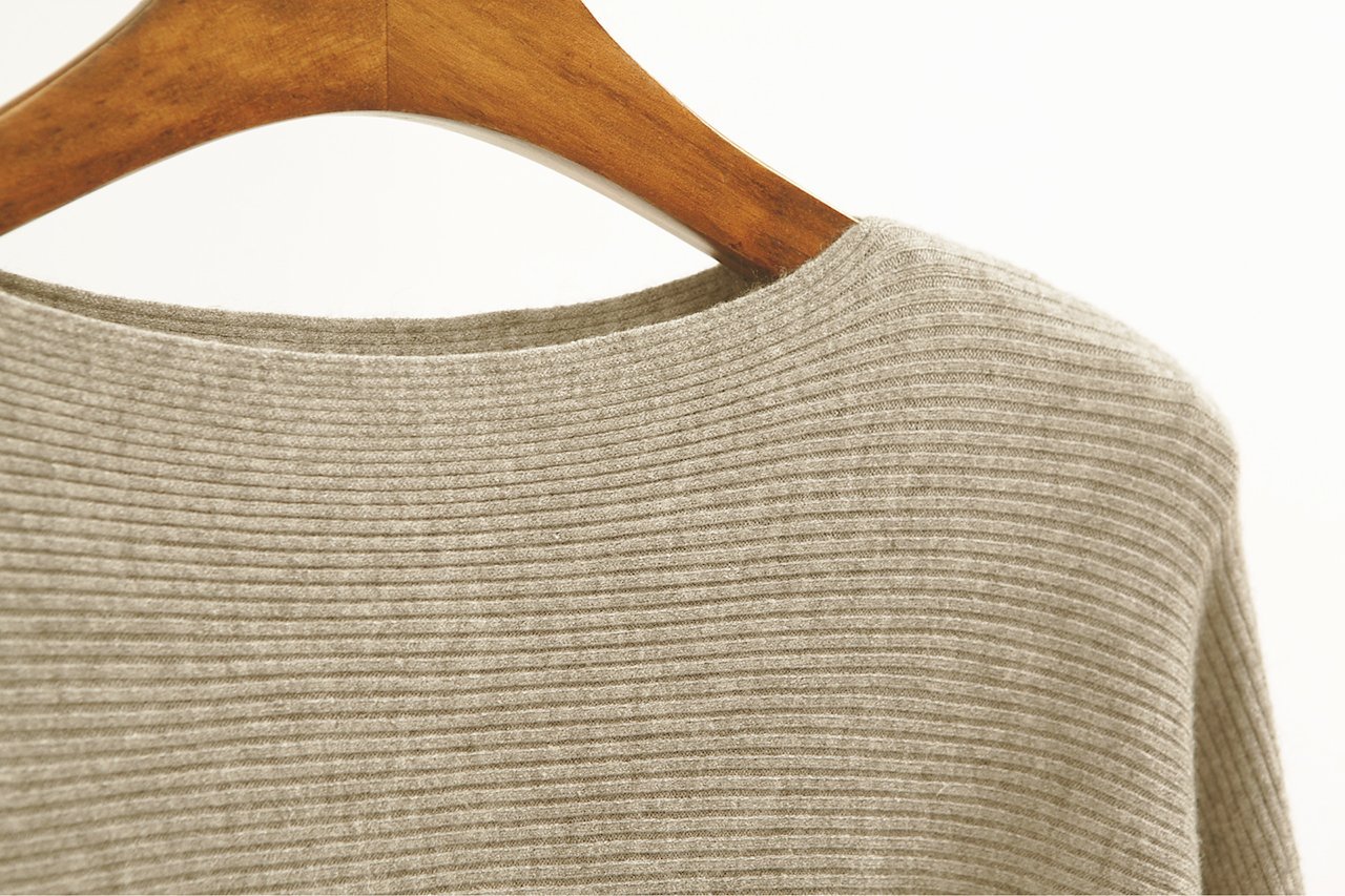 GABERLY Boat Neck Batwing Sleeves Dolman Knitted Sweaters and Pullovers Tops for Women (Khaki, One Size)