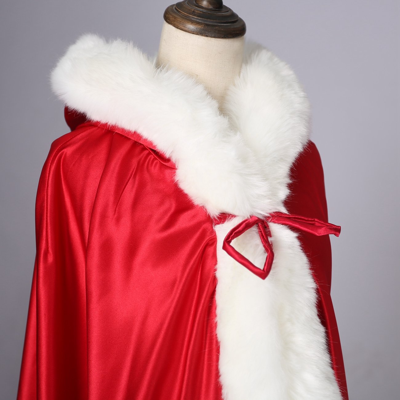 BEAUTELICATE Wedding Cape Hooded Cloak for Bride Winter Reversible with Fur Trim Free Hand Muff Length 50" Ivory