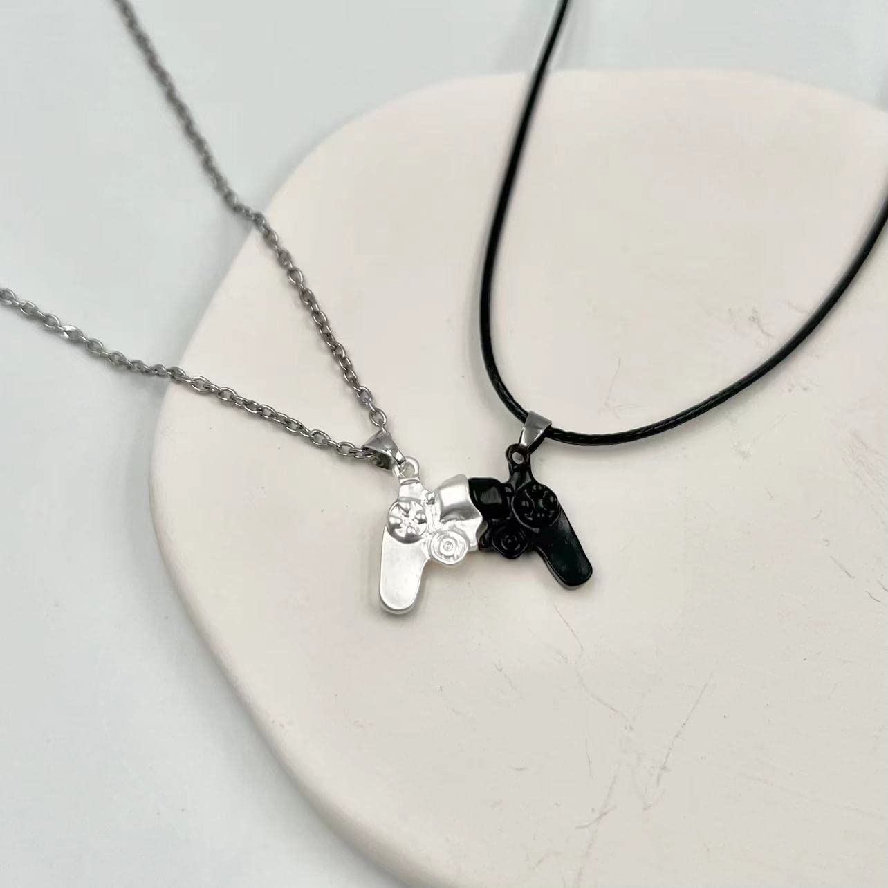 Cicod Game Controller Necklaces for Women,Matching Necklace for Couples,Console Handle Pendant for Best Friends Valentine's Him and Her Lovers Friendship Jewelry (Black+Silver)