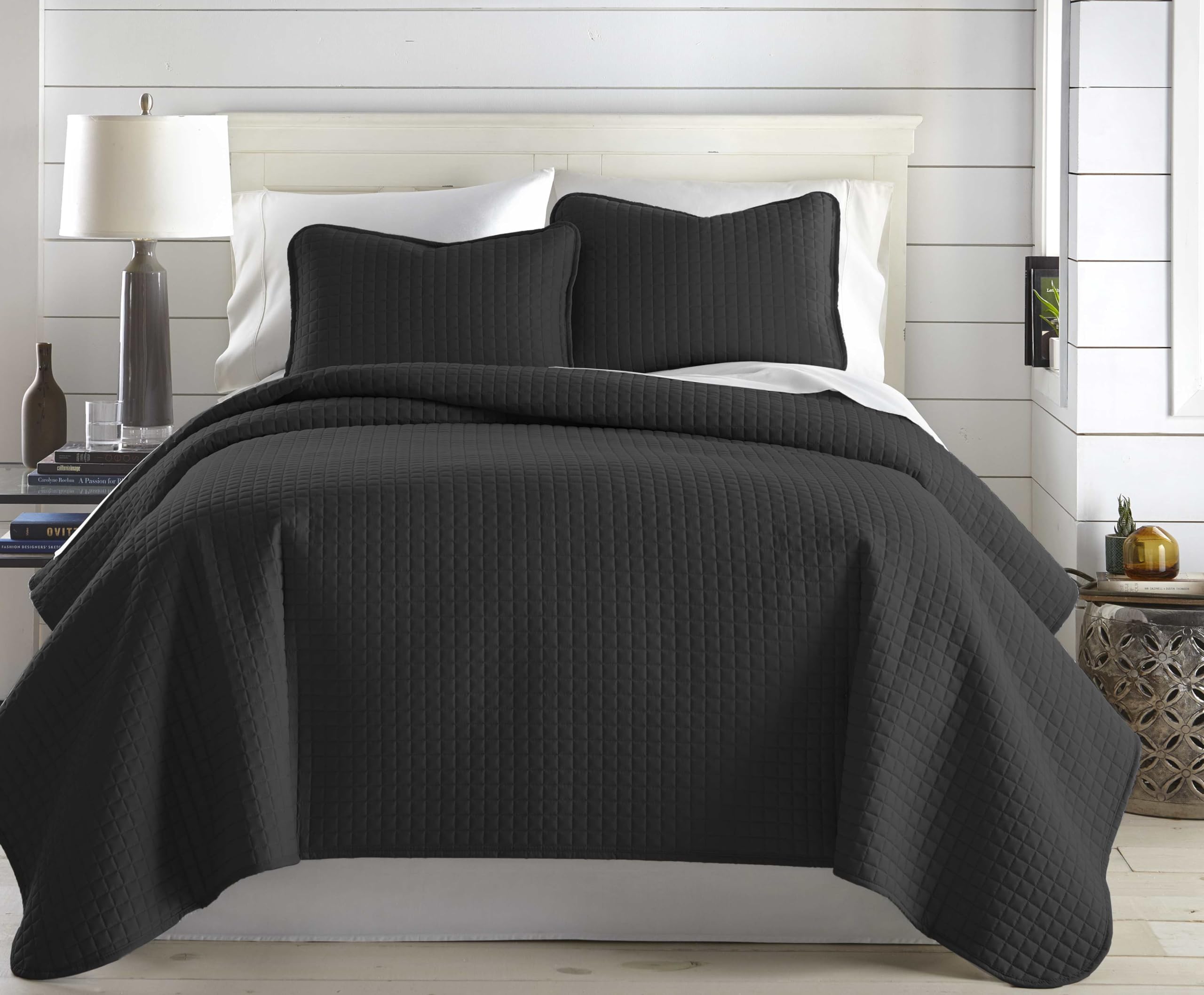 Southshore Fine Living, Inc. Twin Quilt Bedding Set, Soft Brushed Microfiber Coverlet, Stain and Pet Hair Resistant Bedding, XL/Twin Black Quilt Comforter Set/Bedspread with 1 Pillow Sham, Black