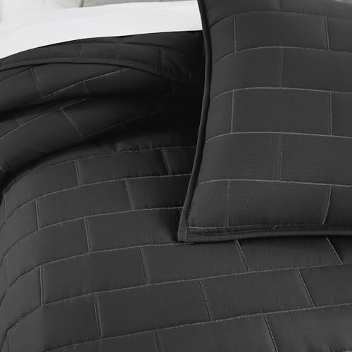 Southshore Fine Living, Inc. Oversized King Quilt Set, Brick Pattern Stitching, Lightweight Bedding Quilt, Soft Coverlet with Matching Pillow Shams, California King Quilt Sets Oversized, Black