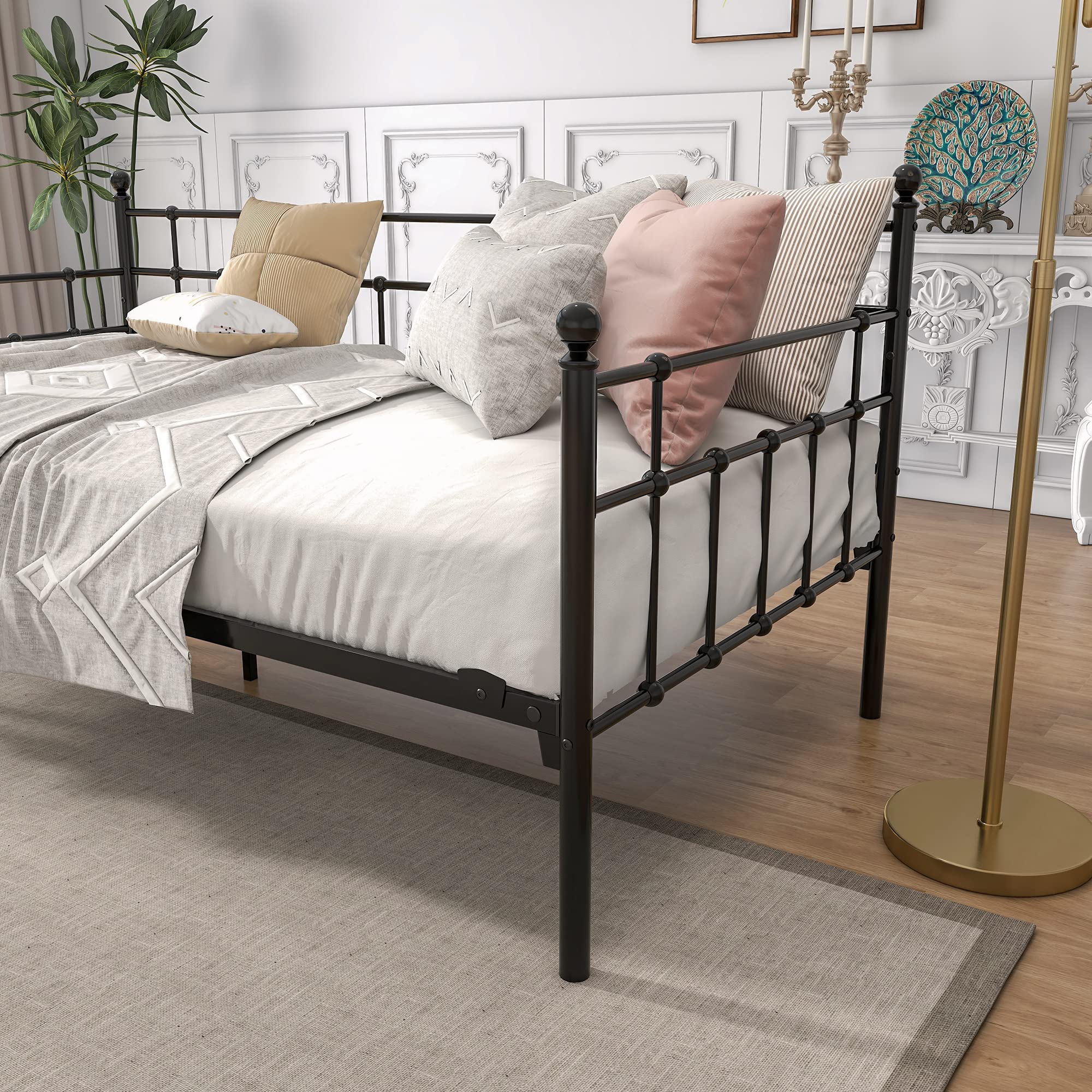 Lierpit Twin Size Victorian Style Daybed Frame with Headboard, Multifunctional Metal Platform Bed Sofa for Guest Living Room (Black)