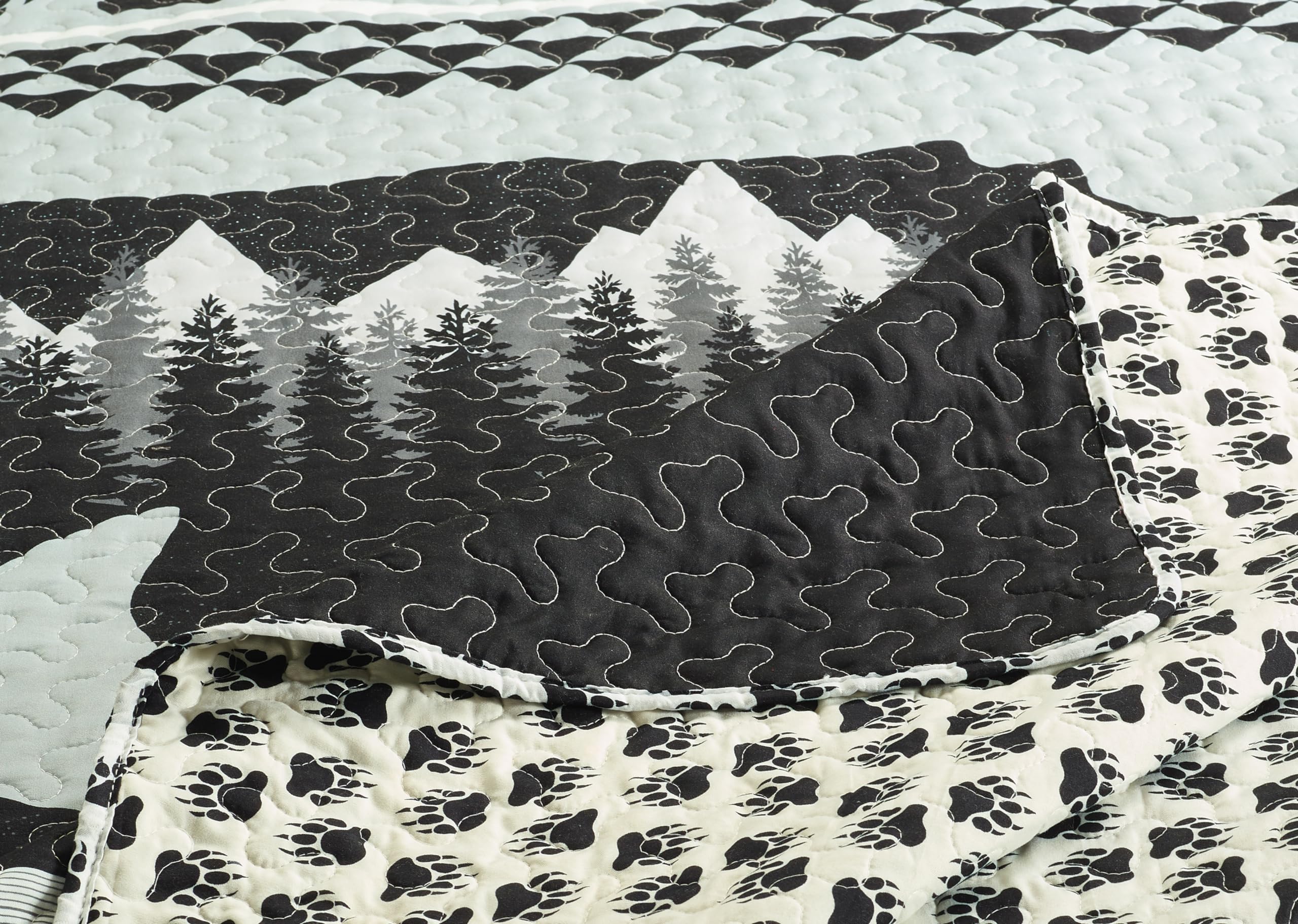 Virah Bella 3 Piece King Lodge Quilt Bedding Set - Moon Bear - Rustic Cabin Country Reversible Camping Comforter Set with Decorative Pillow Shams, Black/White