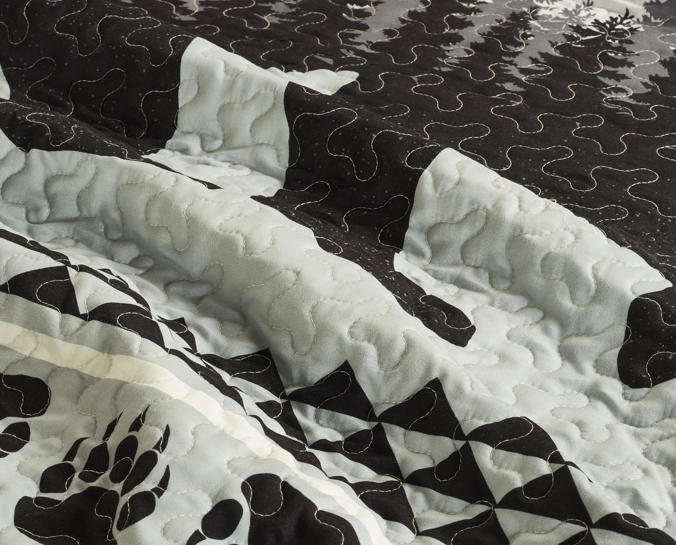 Virah Bella 3 Piece King Lodge Quilt Bedding Set - Moon Bear - Rustic Cabin Country Reversible Camping Comforter Set with Decorative Pillow Shams, Black/White