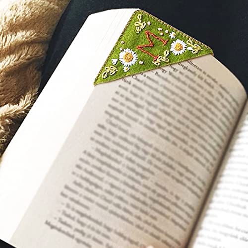 Personalized Hand Embroidered Corner Bookmarks, 26 Letter Felt Triangle Bookmarks, Book Corner Bookmarks, Bookmarks for Book Lovers (K, Summer)