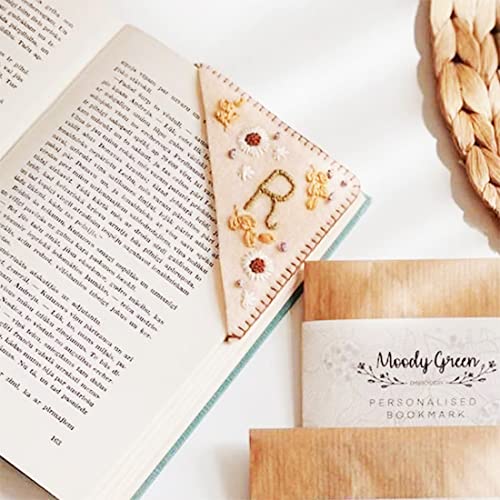 Personalized Hand Embroidered Corner Bookmarks, 26 Letter Felt Triangle Bookmarks, Book Corner Bookmarks, Bookmarks for Book Lovers (K, Summer)