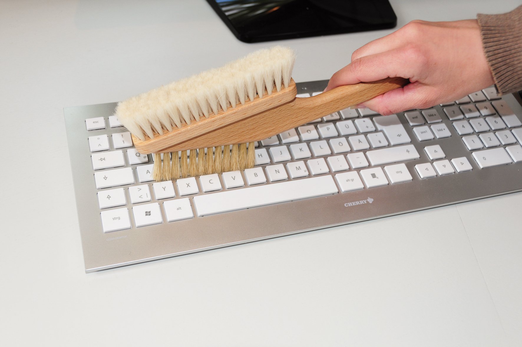 Redecker Natural Goat Hair Bristle Computer Brush, Non-Scratch and Anti-Static for Electronics, Oiled Beechwood Handle, 10-1/3-Inches Long, Made in Germany