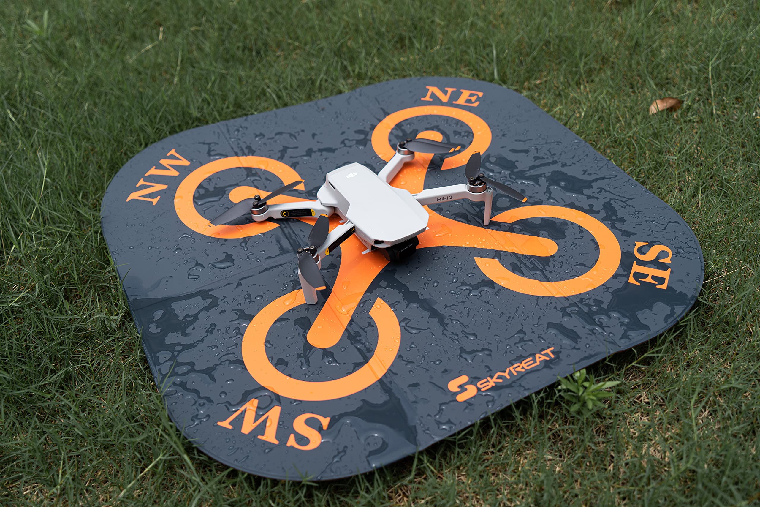Skyreat Drone Landing Pad Weighted, 50cm(20") Foldable Waterproof Helicopter Landing Pad for DJI Mini 2 / Mini 3 Pro/Mavic 3 / Air 3 / Air 2 / Air 2S / Holy Stone/Avata Pro FPV Drones Accessories