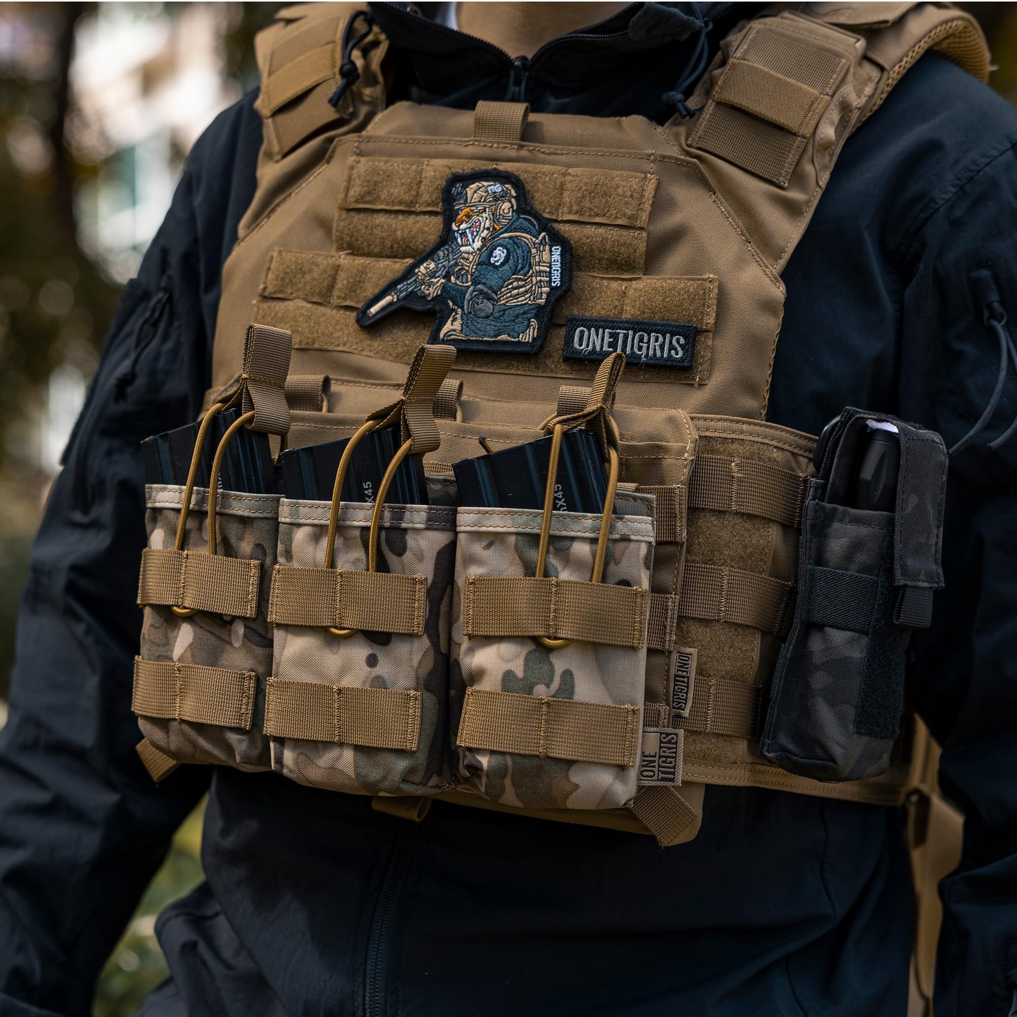 OneTigris Tactical Molle Mag Pouch,Open Top Triple Magazine Pouch for 5.56mm M4 M16 AK AR Glock M1911 9mm with Quick Release Kydex Insert and MOLLE Compatible(Camouflage)