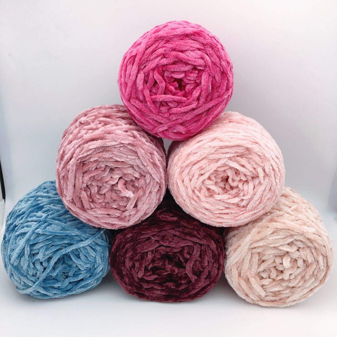 Truevalue 4 Skeins Chenille Yarn, Hand Knitting Glossy Chenille Velvet Blanket Yarn for Crochet Weaving DIY Craft Total 400g (Light Grey)