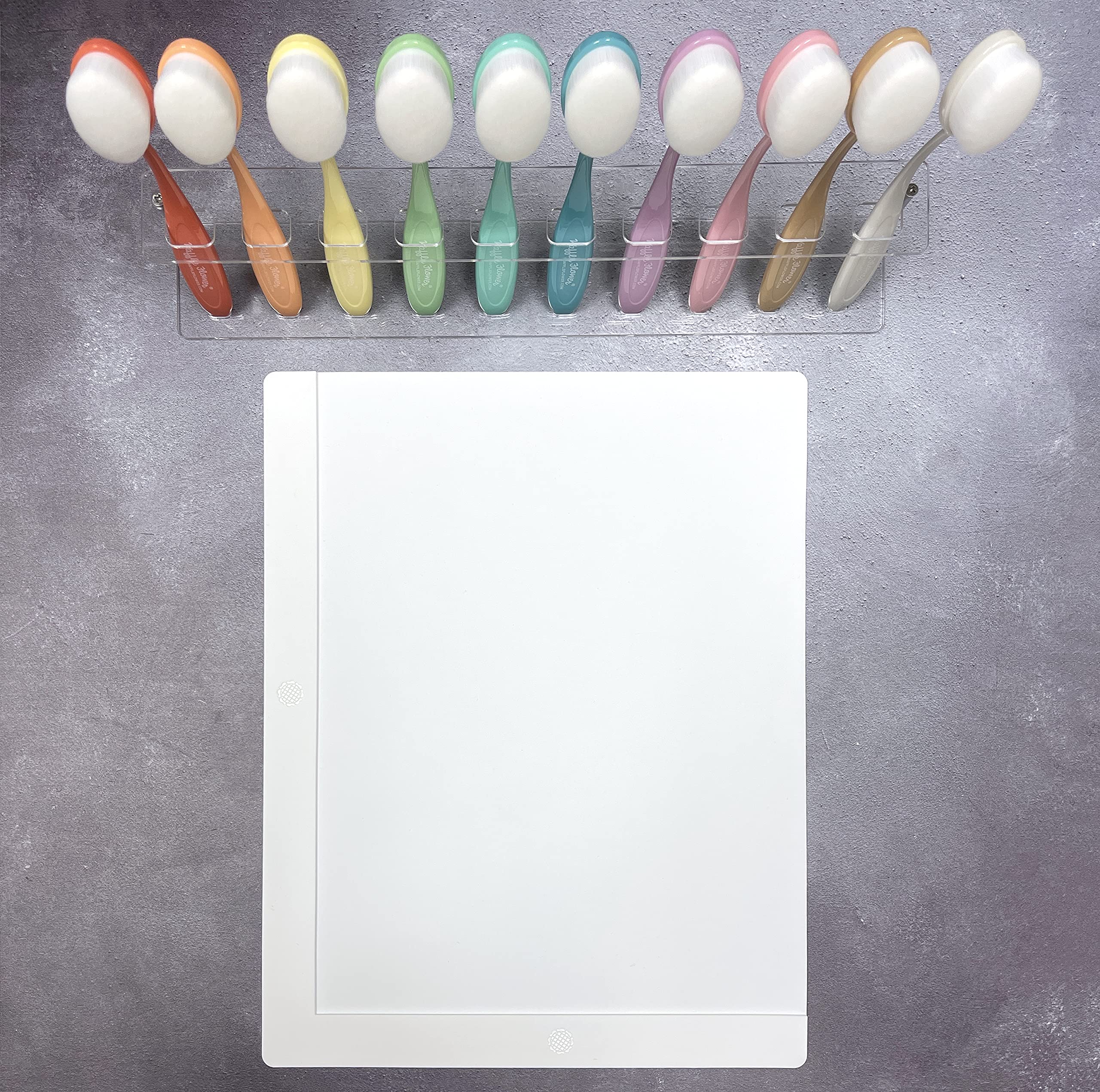 Waffle Flower Blending Brushes WFT021 - Not All Brushes are Created Equal. Waffle Flower Brings You This Set of 10 Blending Brushes for The Best Craft Experience.