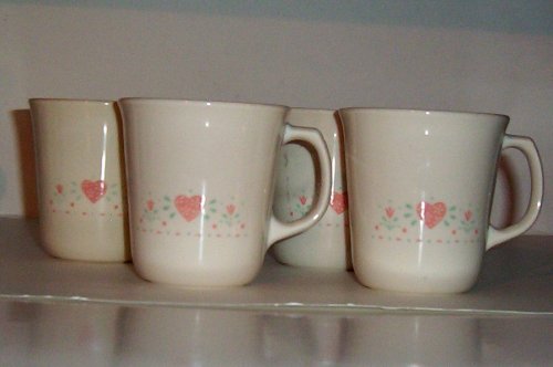 Corelle Forever Yours -- 4 Mugs Cups (Heart Pattern)