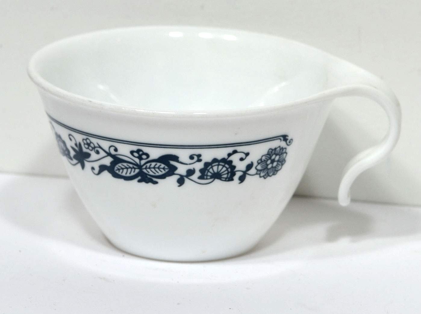 Vintage Corelle Hook Handle Coffee Cup - Old Town Blue Onion Design