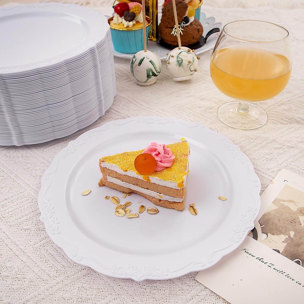 DaYammi 60PCS White Plastic Plates, Heavy Duty White Disposable Premium 7.5inch Dessert Cake Salad Appetizer Plates Hard Plastic Platos Disposable for Party Wedding