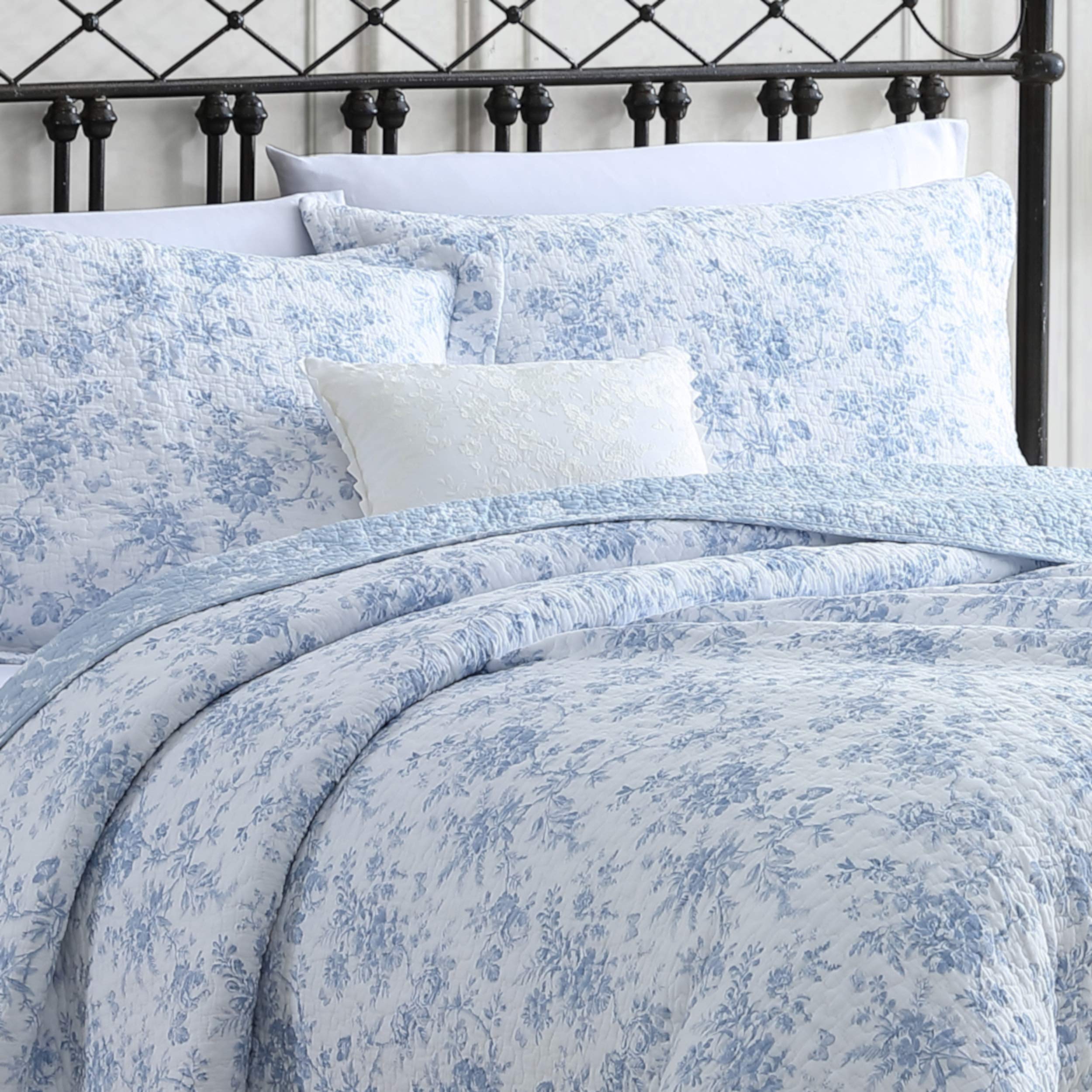 Laura Ashley Home - Twin Quilt Set, Reversible Floral Cotton Bedding with Matching Sham, Home Decor for All Seasons (Walled Garden Blue, Twin)