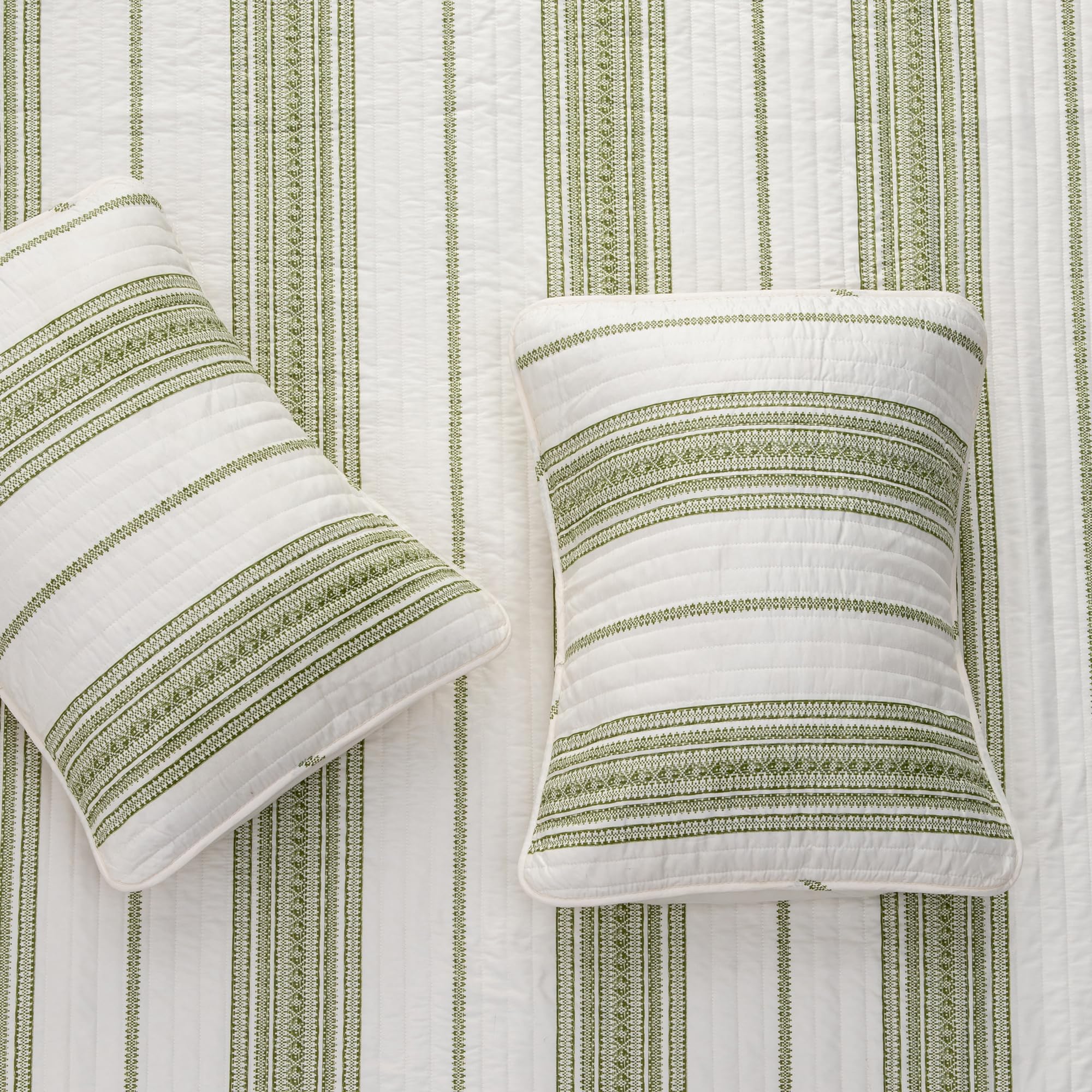 Full/Queen Reversible Quilt Bedding Set - All Season, Modern, Lightweight Bedspreads - White and Green Striped Coverlets (Includes 1 Quilt, 2 Pillow Shams)