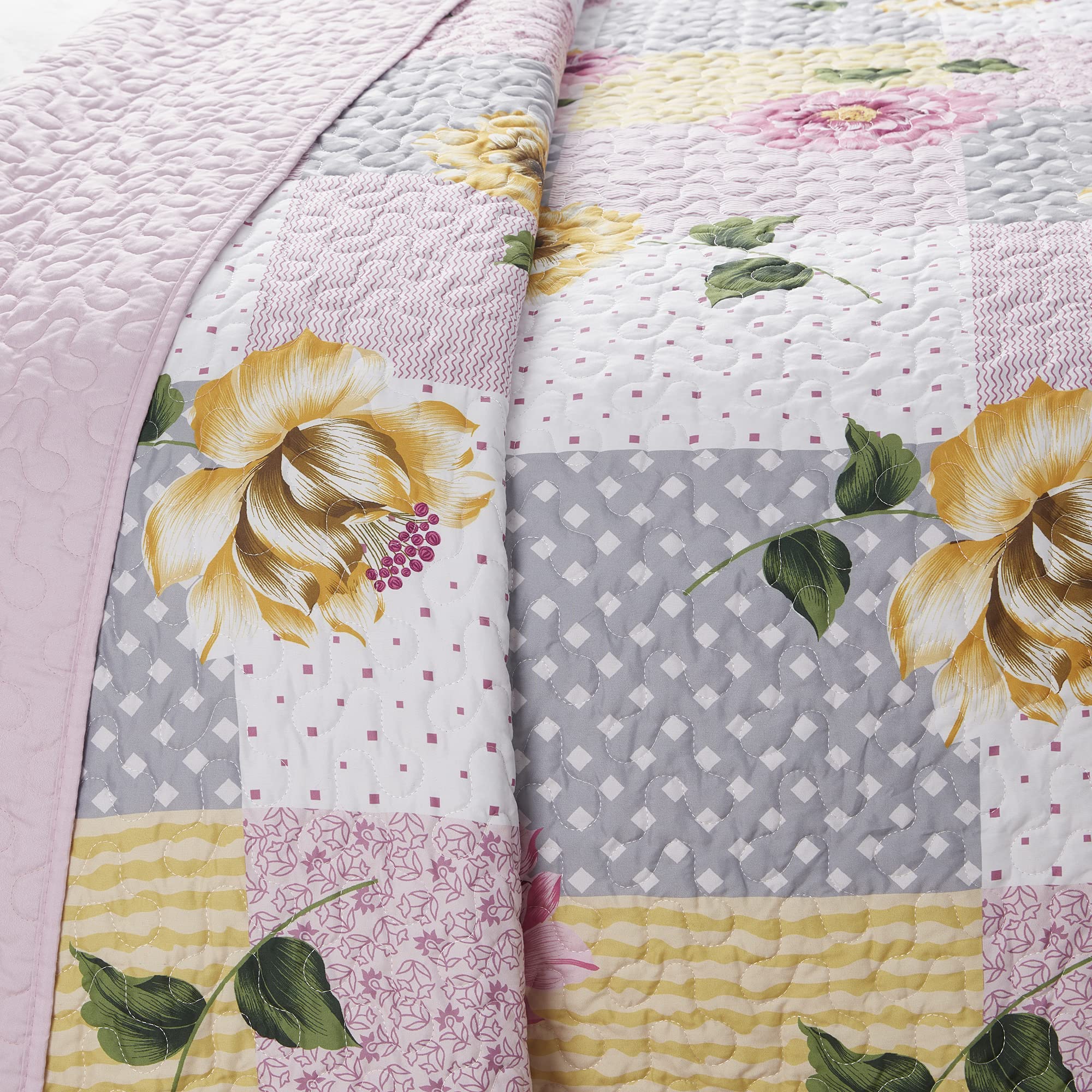Sweet Home Collection Quilt King Size Embroidered Oversized Soft and Luxurious Patch Quilt Set with Shams, King, Floral Patchwork