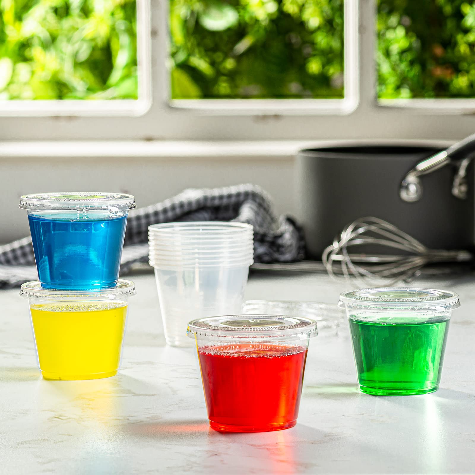 Comfy Package [5.5 oz. - 200 Count Clear Disposable Plastic Portion Cups with Lids - Soufflé Cups, Jello Shot Cups With Lids, Clear Plastic Containers Perfect for salad Dressing and More