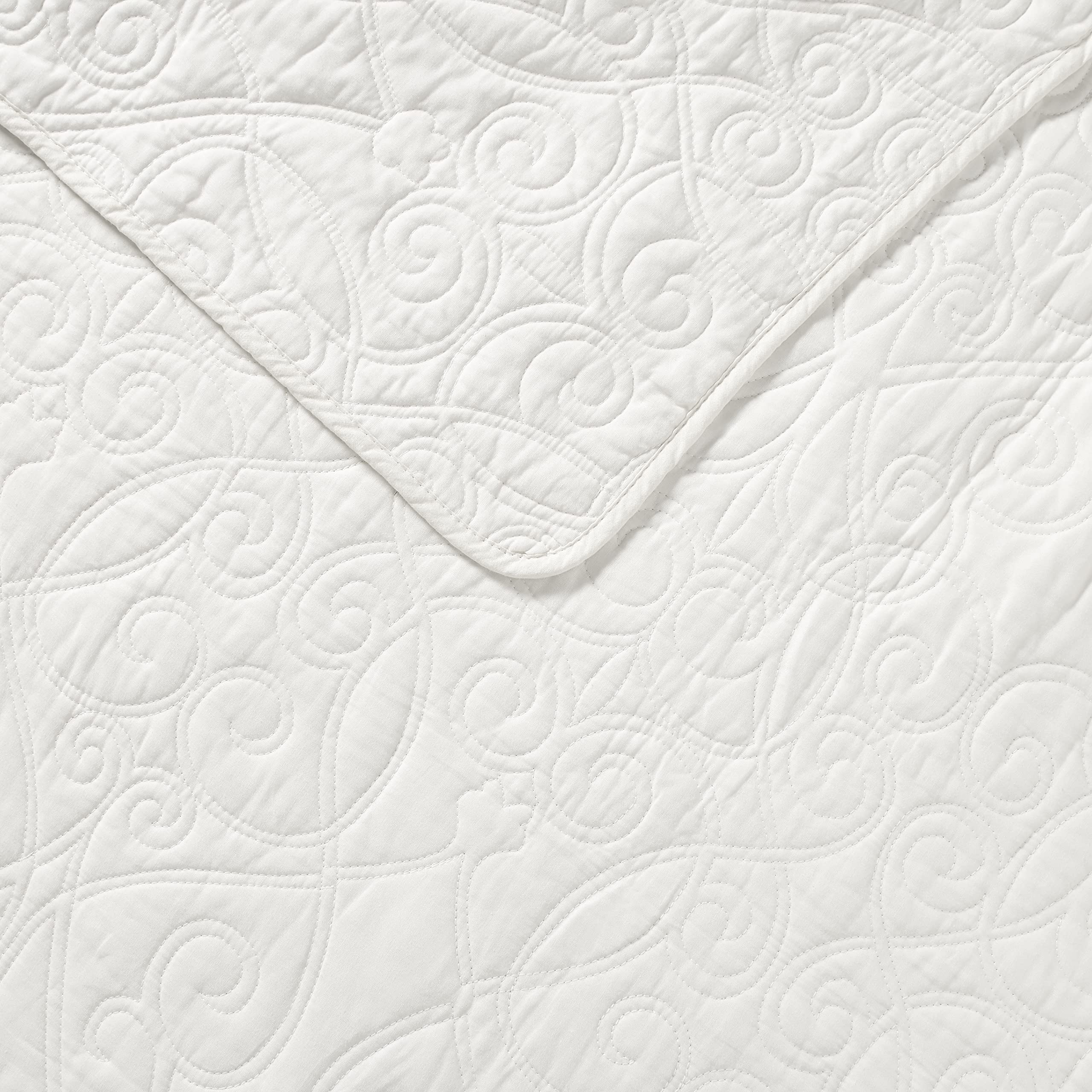 Laura Ashley Felicity Collection Quilt Set-100% Cotton, Reversible, All Season Bedding with Matching Sham(s), Pre-Washed for Added Softness, Queen, White