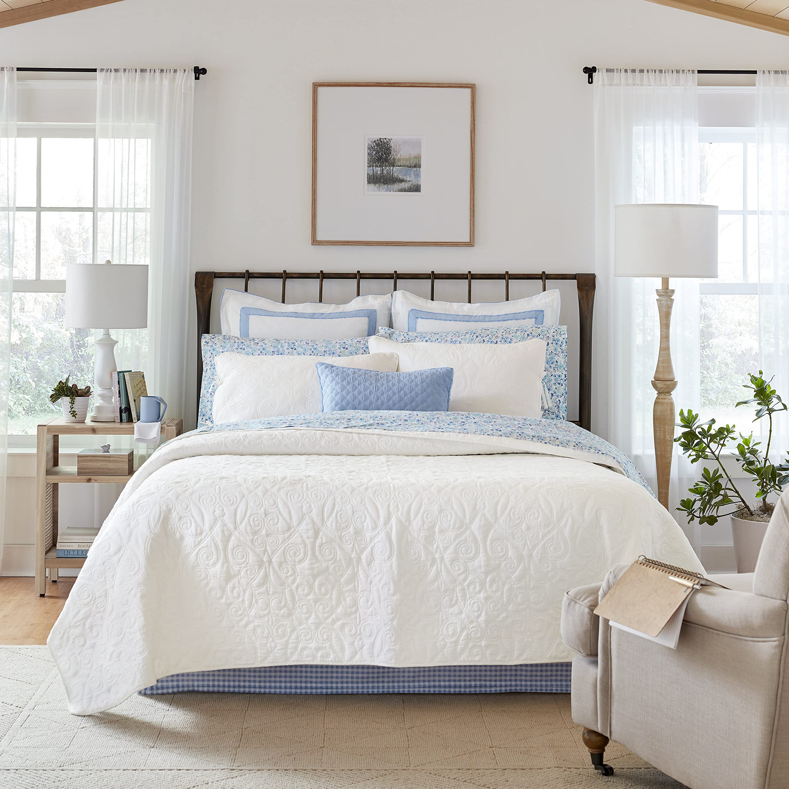 Laura Ashley Felicity Collection Quilt Set-100% Cotton, Reversible, All Season Bedding with Matching Sham(s), Pre-Washed for Added Softness, Queen, White