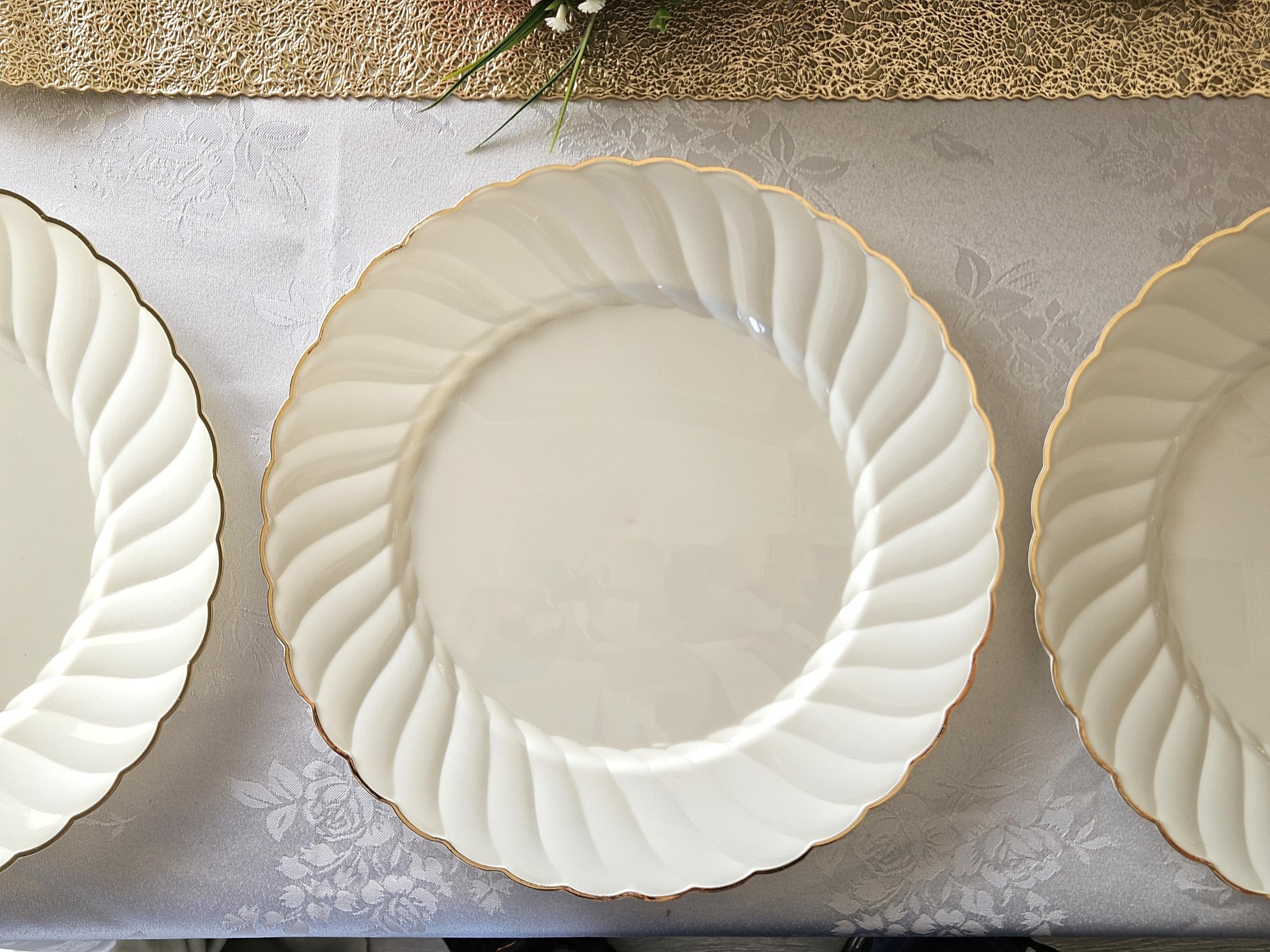 " OCCASIONS " 50 Plates Pack (25 Guests)-Vintage Wedding Party Disposable Plastic Plate Set -25 x 10.25'' Dinner + 25 x 7.5'' Salad/dessert plates (Blossom Ivory & Gold)