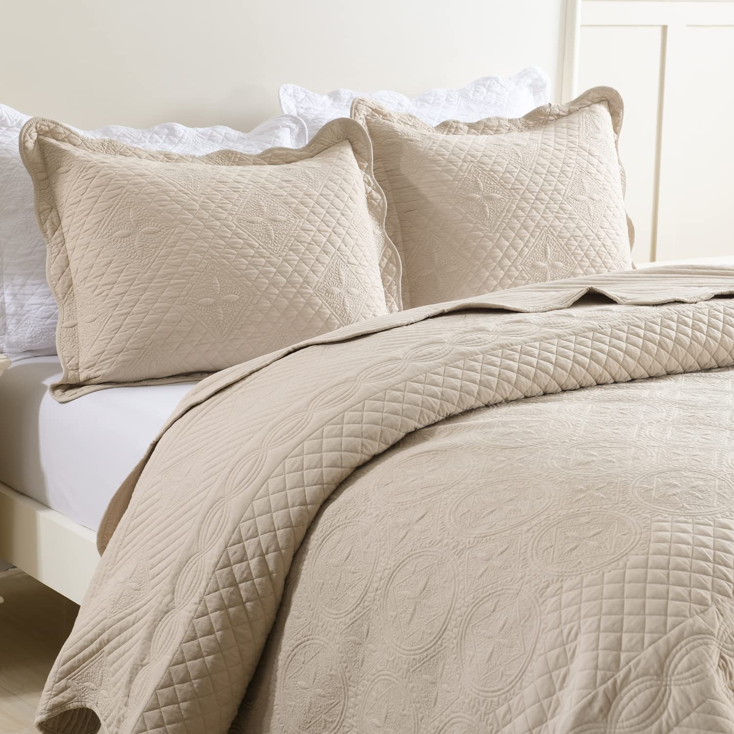mixinni Quilt Set King Size Khaki 3 Piece Embossed Solid Color Coverlet Set Lightweight Bed Quilted Set Bedspread for All Season 1 Quilt +2 Matching Pillow Shams-(King, Khaki)