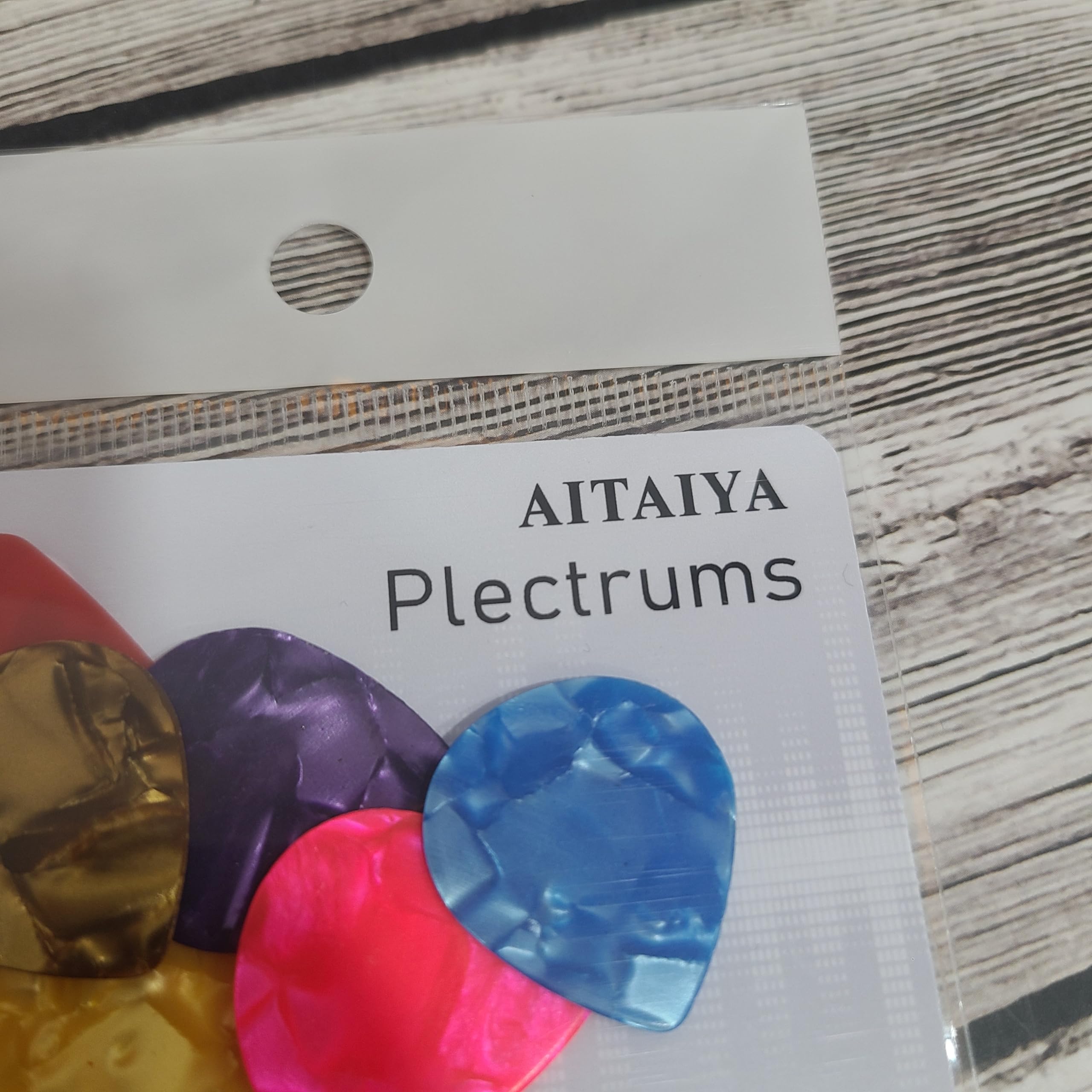 AITAIYA Plectrums,Guitar Picks, For electric, acoustic and bass guitars in various strengths - Precision Picks for Every Guitarist