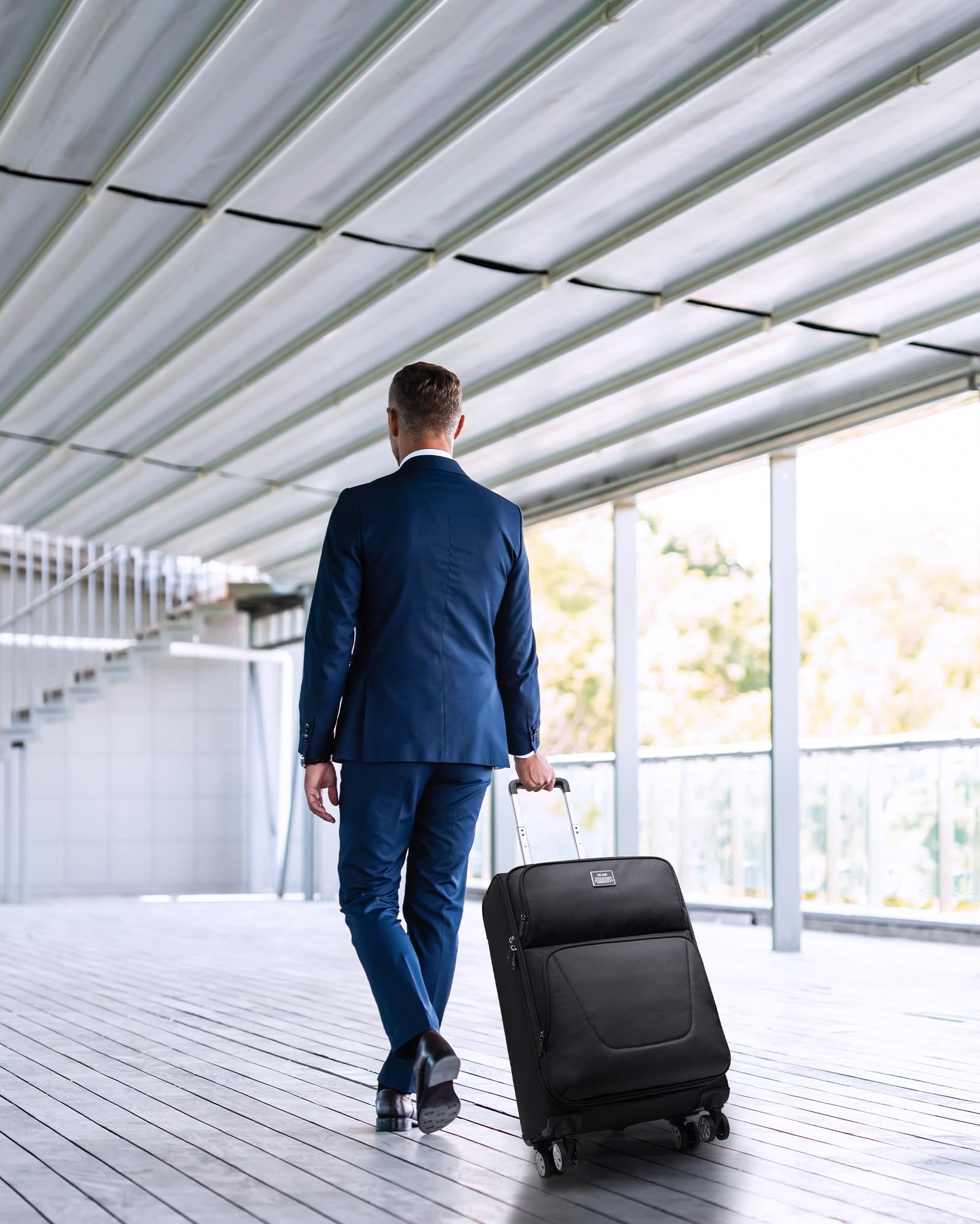 LIGHT FLIGHT 24 Inch Suitcase with Separate Compartment, Water-resistant Large Suitcase with Spinner Wheels, TSA Lock, Business Classic Travel Suitcase, Black