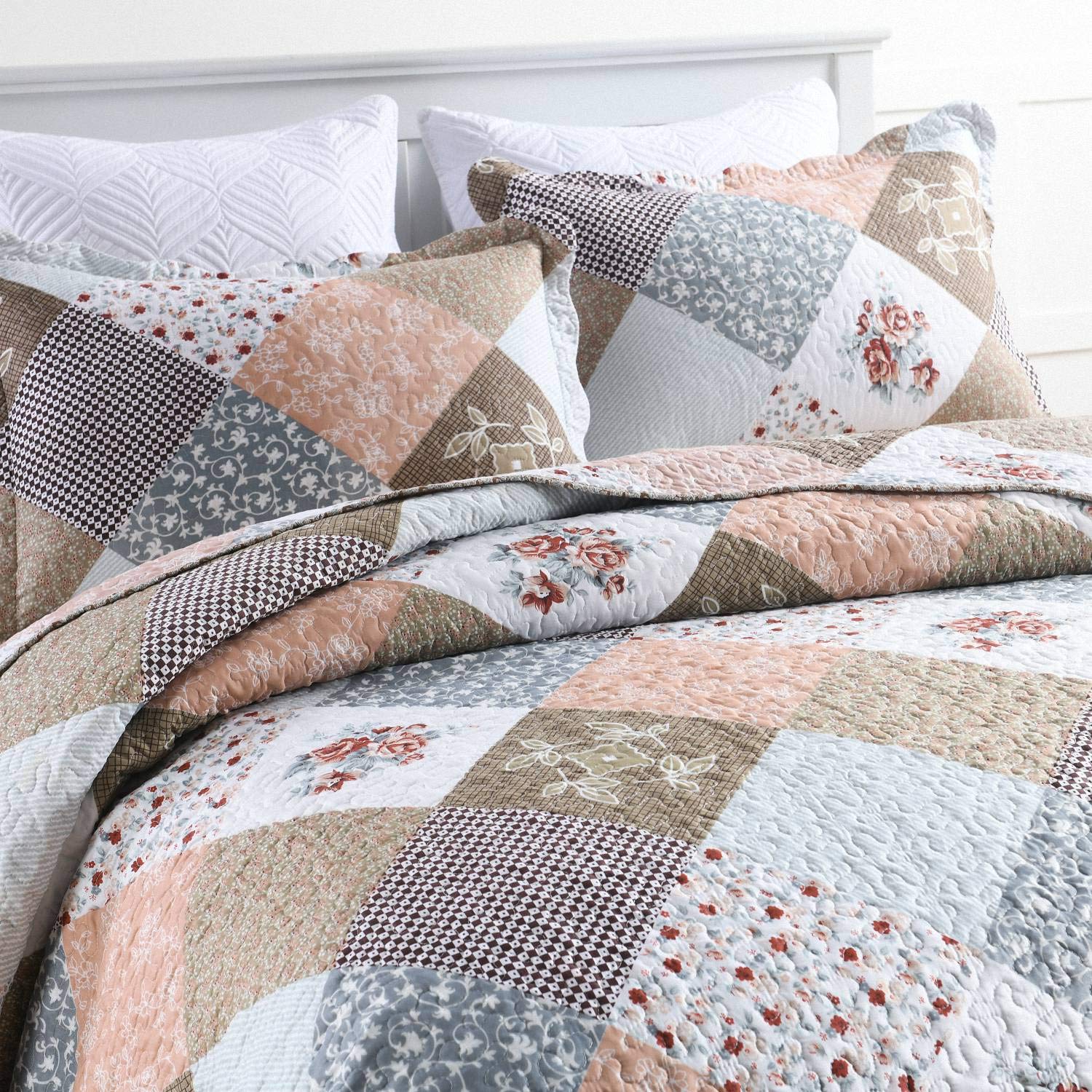 HoneiLife Quilt Set Queen Size - 3 Piece Microfiber Quilts Reversible Bedspreads Patchwork Coverlets Floral Bedding Set All Season Quilts,Mocha Rose-Queen/Full Size