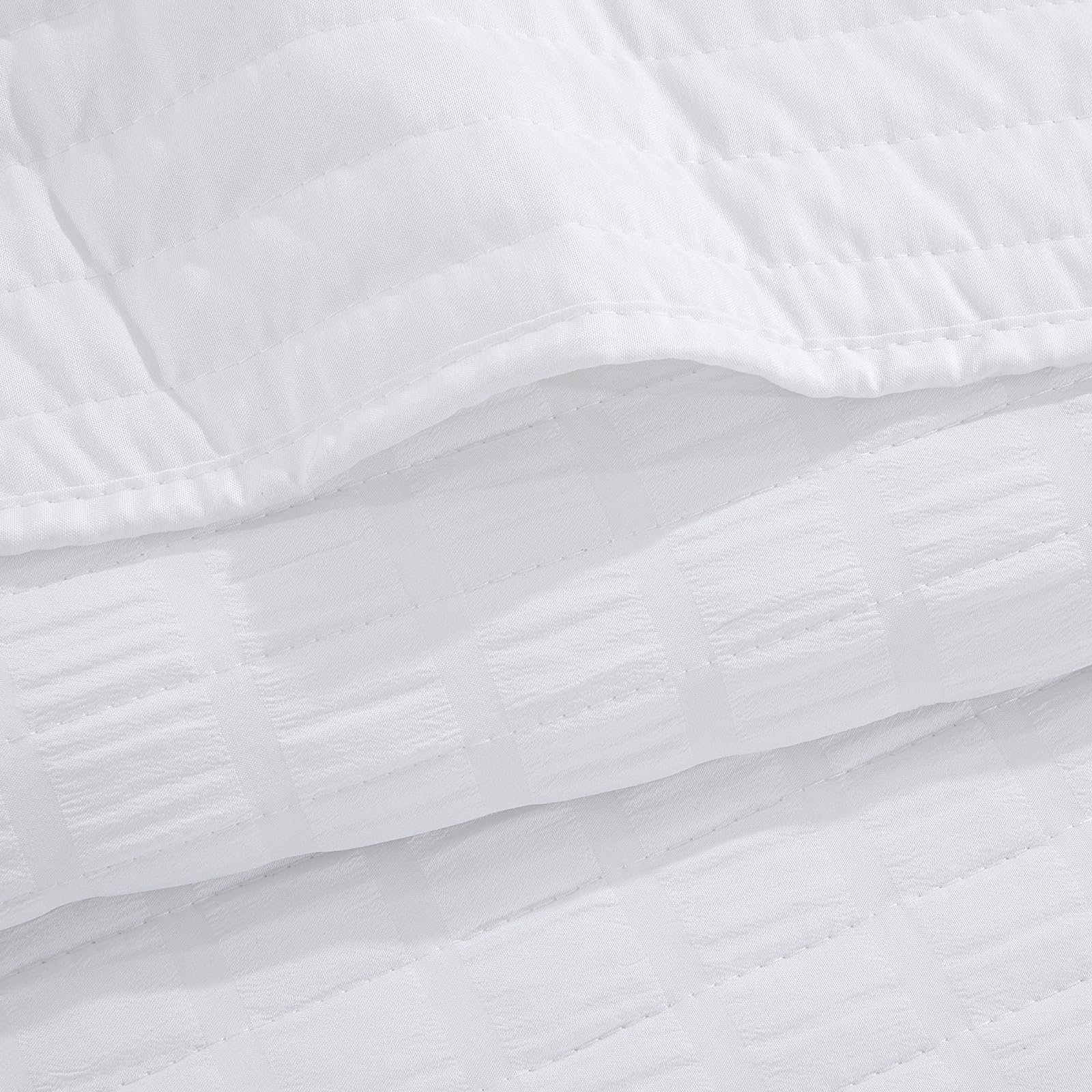 HOMBYS Oversized King Seersucker Bedspread 120βx128β, White Summer Quilt Set,Lightweight Bedding Cover with Shams for All Season, Microfiber Modern Style Bedspread & Coverlet Sets (1 Quilt, 2 Shams)