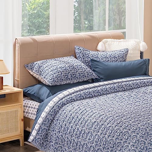 EVERGRACE Floral Printed Quilt Comforter Set Queen Size, 3 Pieces (1 Reversible Quilt Bedding Set, 2 Pillow Shams), Microfiber Lightweight Coverlet Bedspread for All Seasons, Foggy Blue, 92"x96"