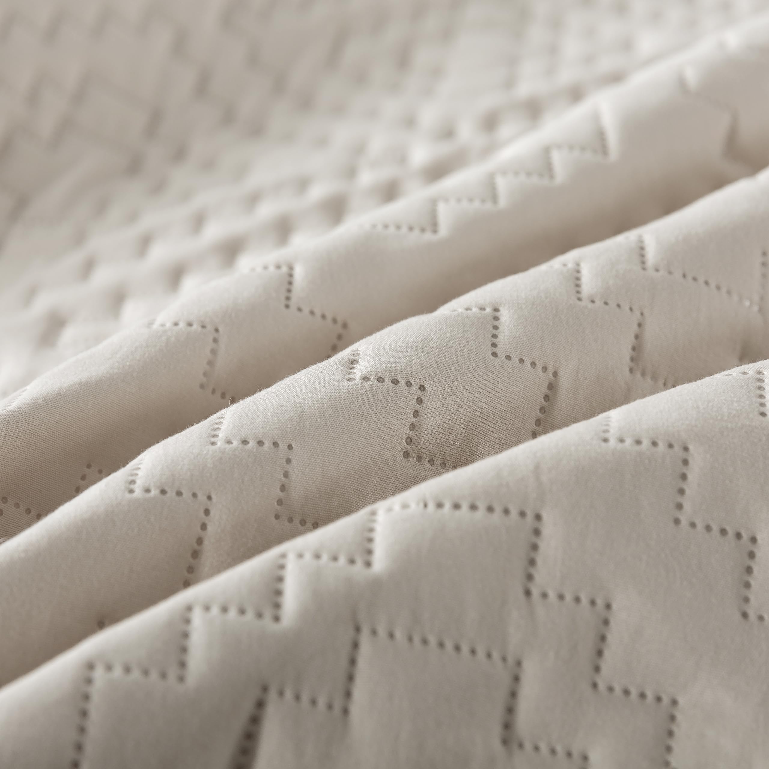 R.SHARE Oversized California King Size Quilt Bedding Sets with Pillow Shams, Beige Cal King Lightweight Soft Bedspread Coverlet for All Season, 118x106 inches